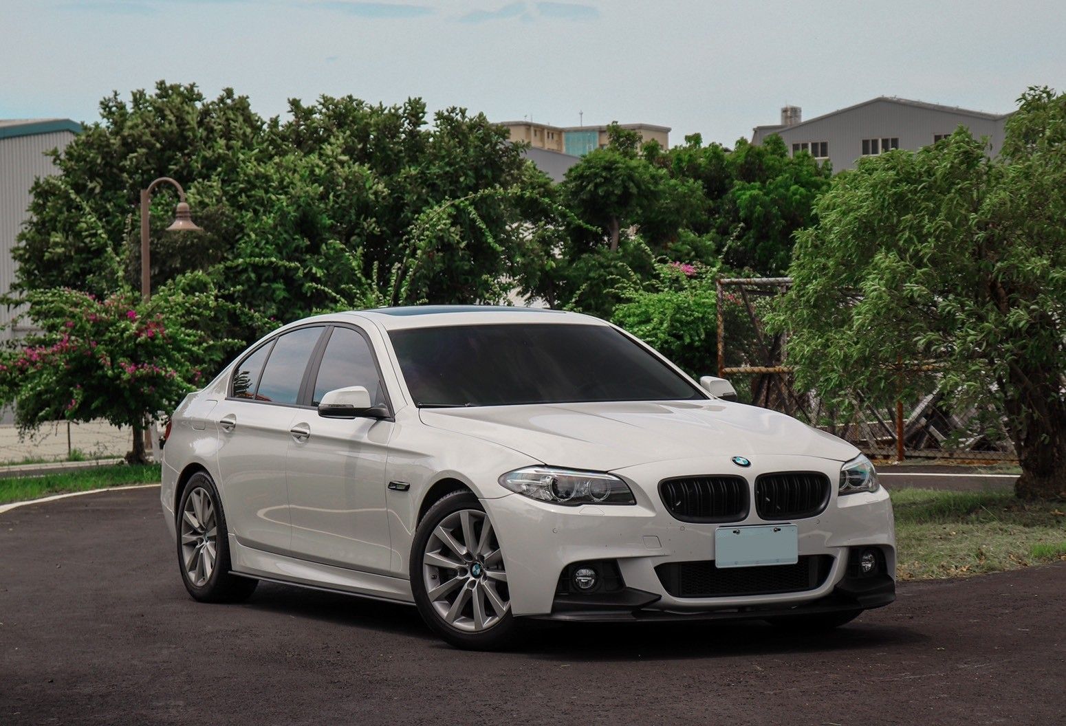 BMW 5-Series Sedan 2015年二手車 7.6萬 桃園市-迎家恩汽車 | 8891汽車