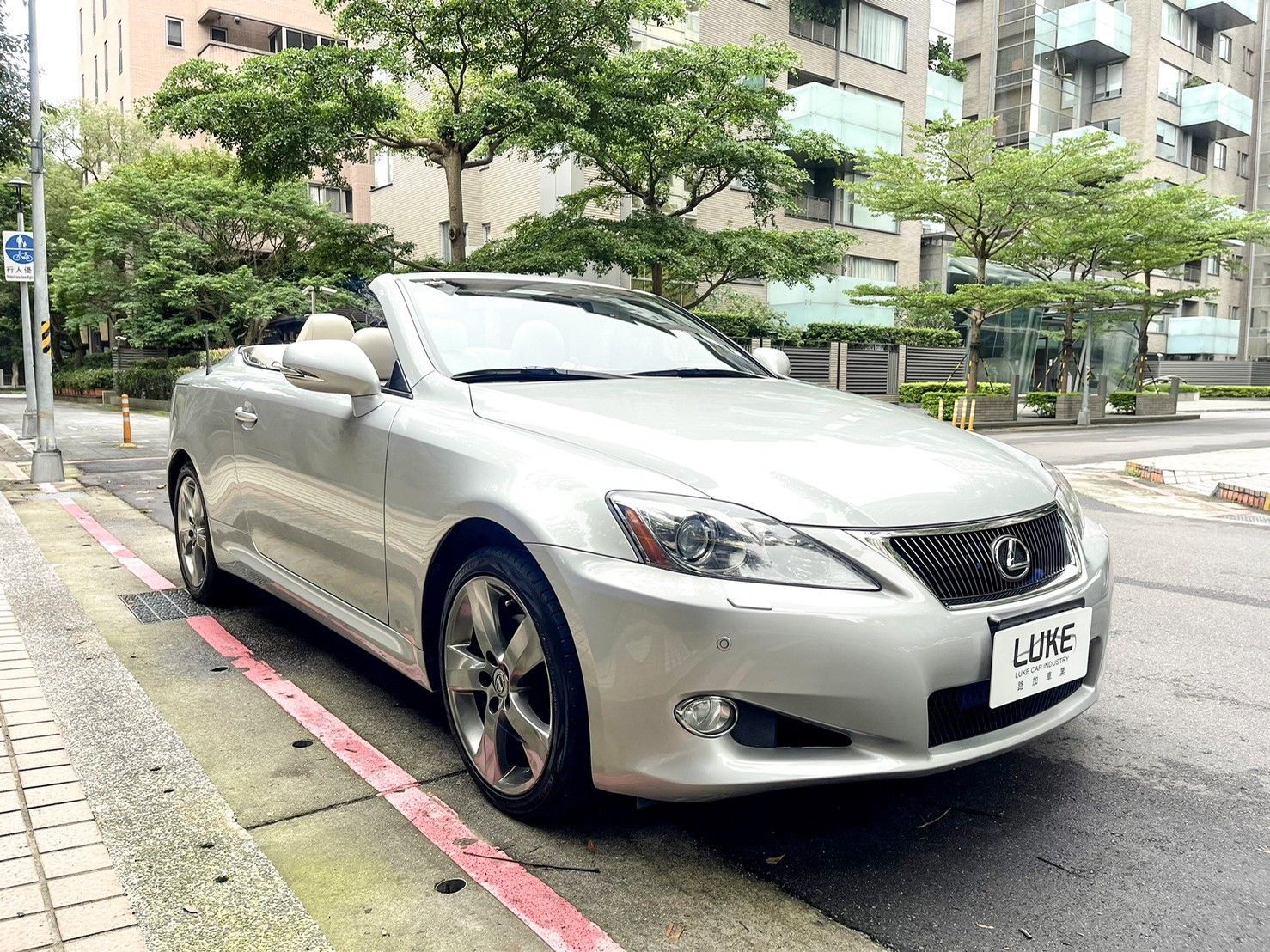 Lexus ISC 2010年二手車 66.8萬 台北市-路加車業 | 8891汽車