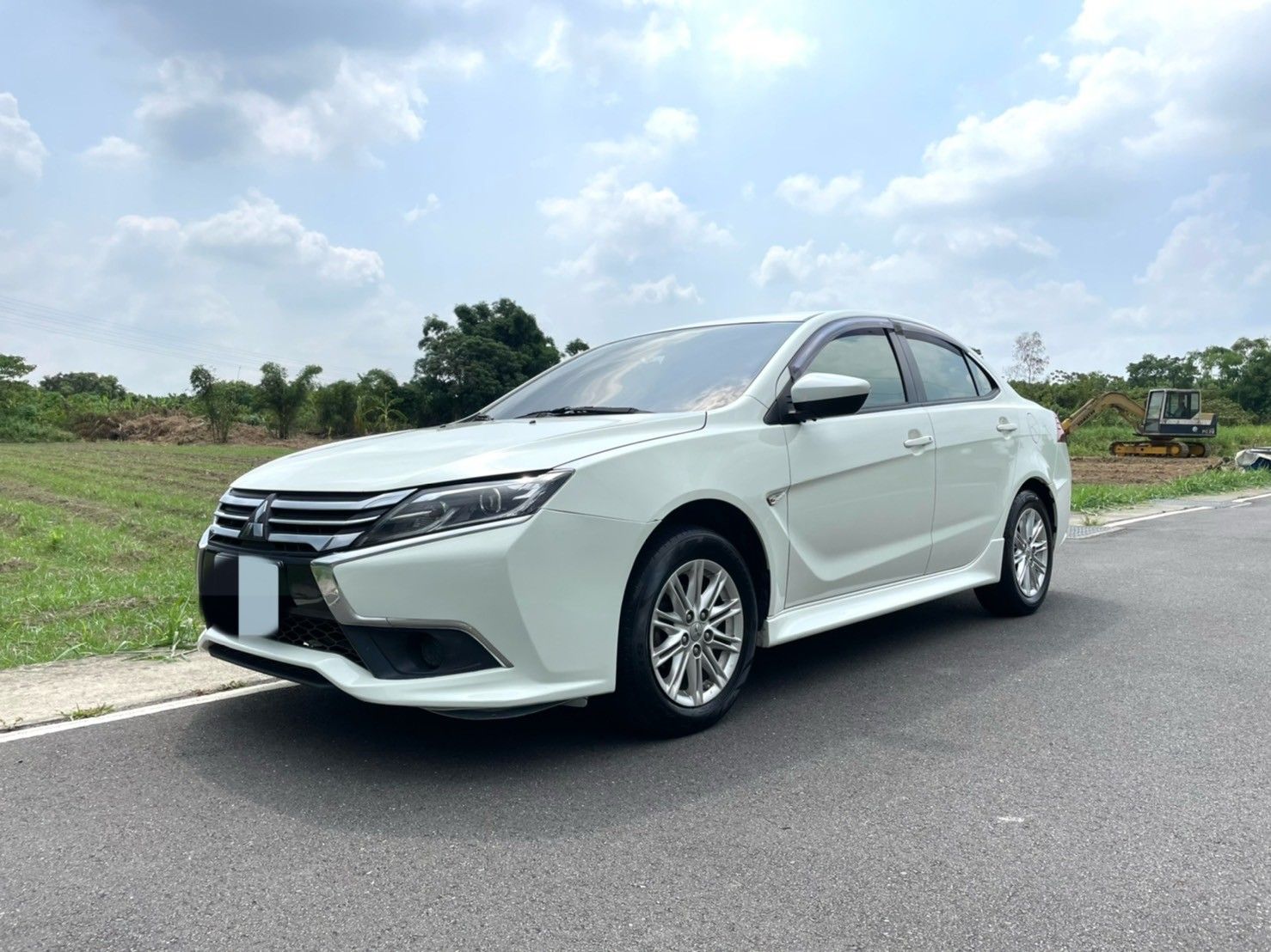 Mitsubishi Grand Lancer 2017年二手車 31.8萬 新北市-駿翰精選中古車 | 8891汽車