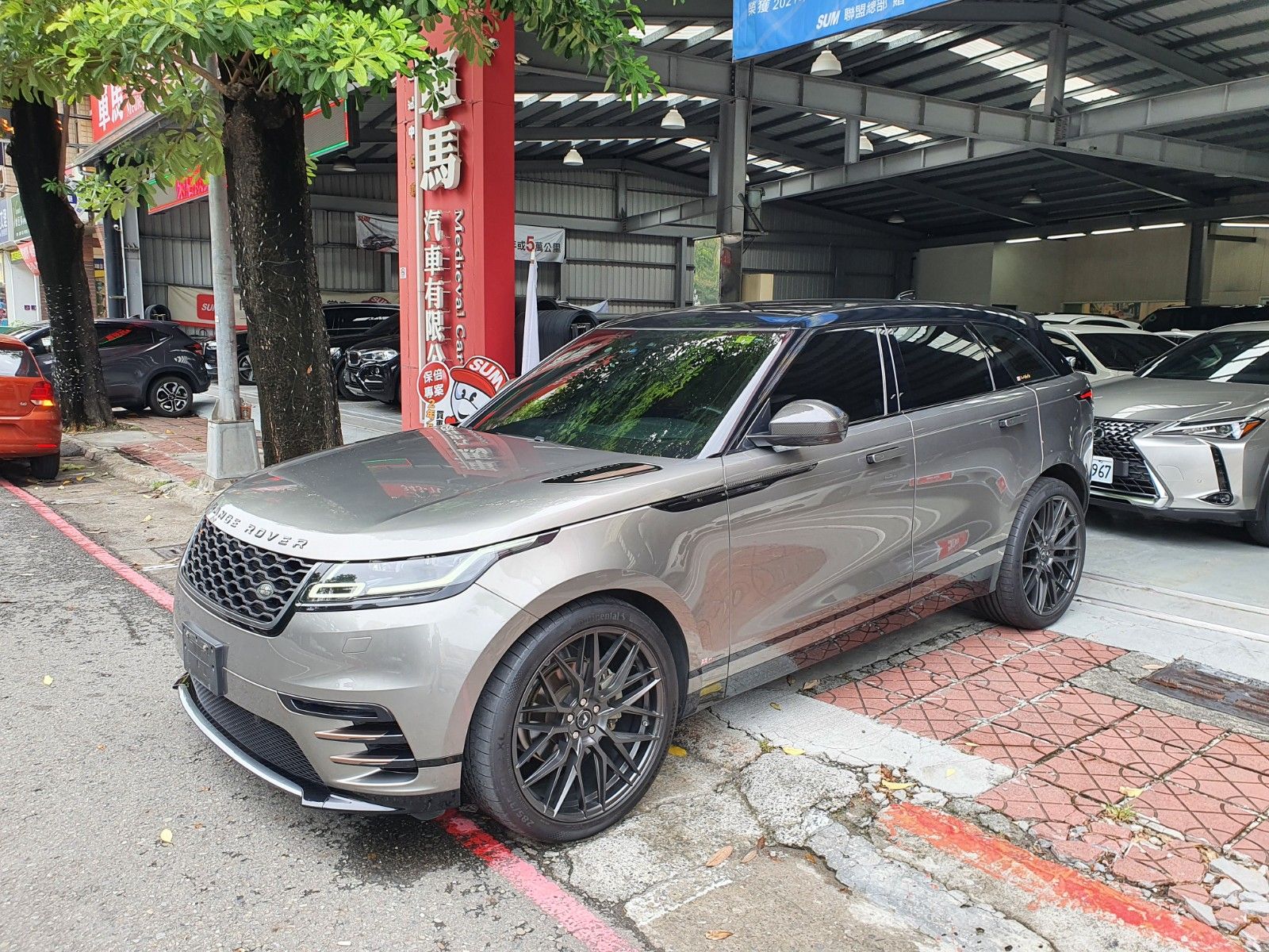 Land Rover Range Rover Velar 2018年二手車 電洽 高雄市-SUM軍馬/豐禧汽車 | 8891汽車