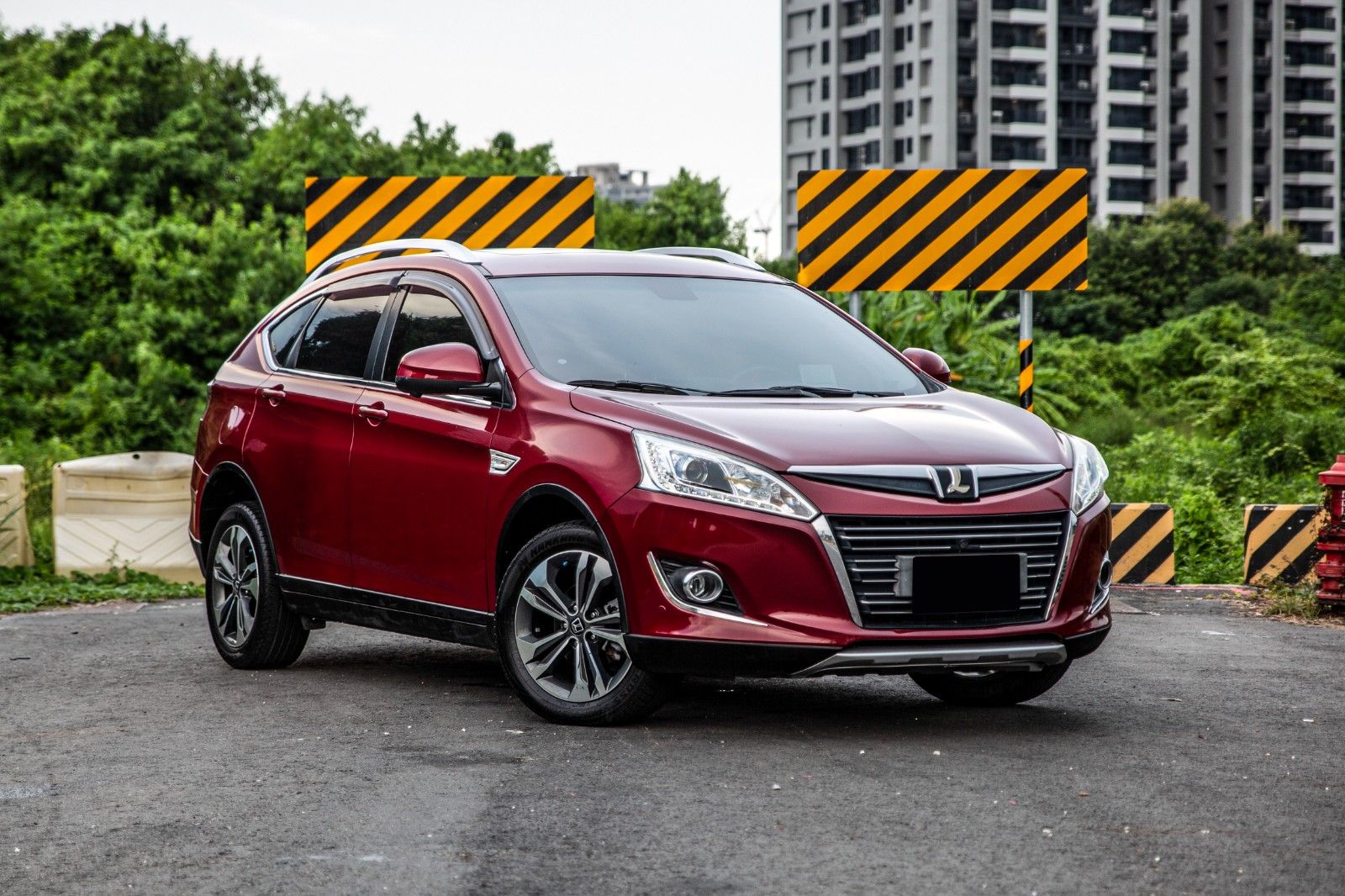 Luxgen U6 Turbo ECO Hyper 2015年二手車 29.8萬 高雄市-網路人氣車商格尚汽車 | 8891汽車