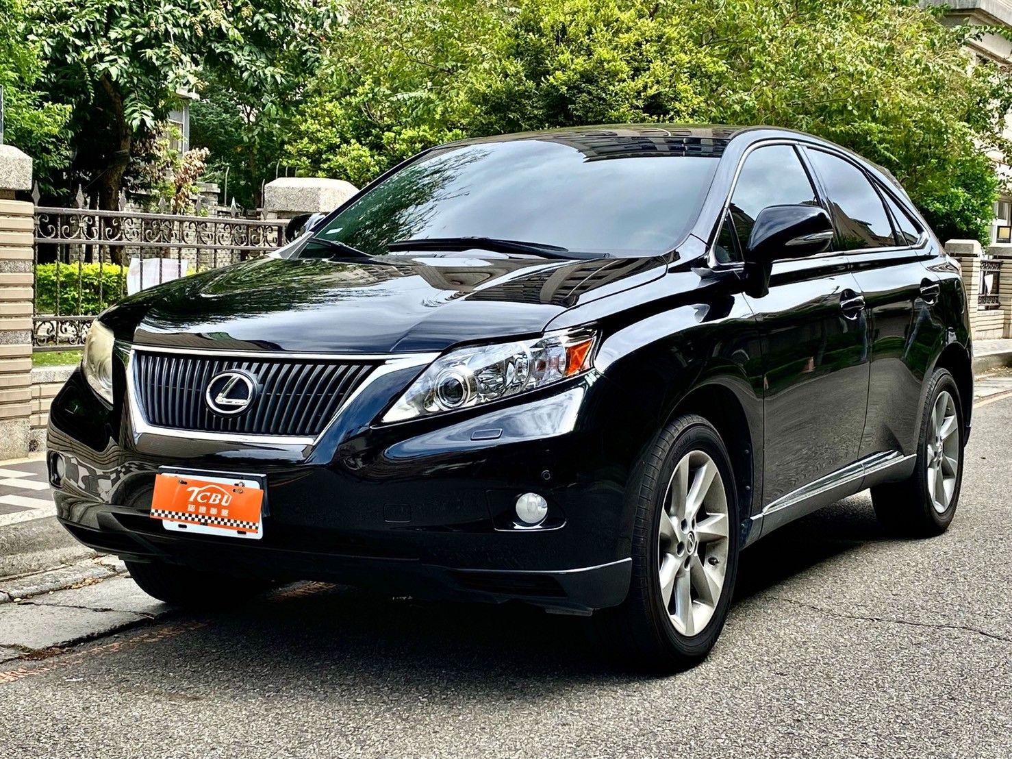 Lexus RX 2010年二手車 30.8萬 桃園市- | 8891汽車