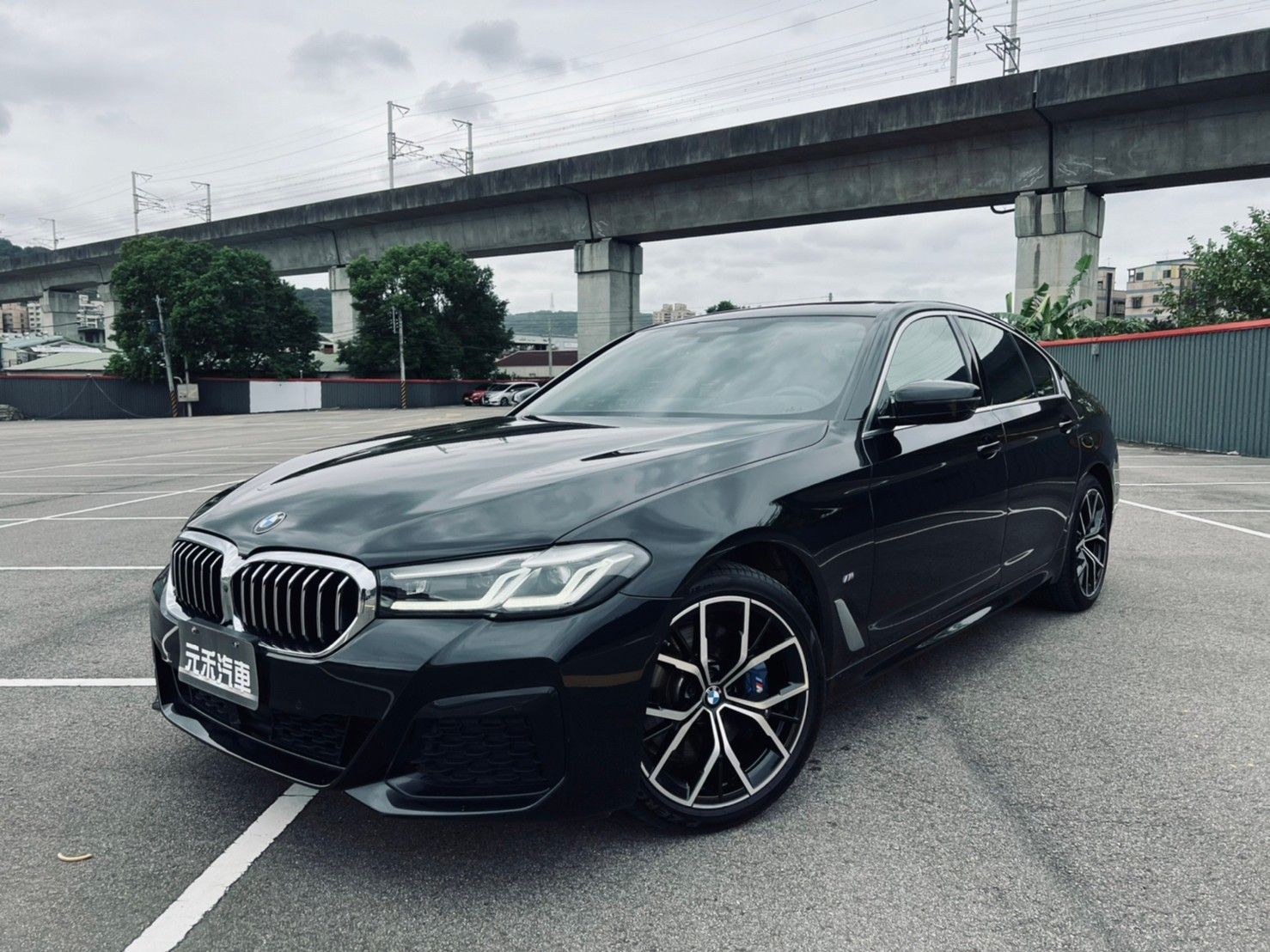 21年出廠G30型 530i M Sport 2.0h 油電【中古車(二手車)價格/圖片/配備/說明】 | 8891汽車