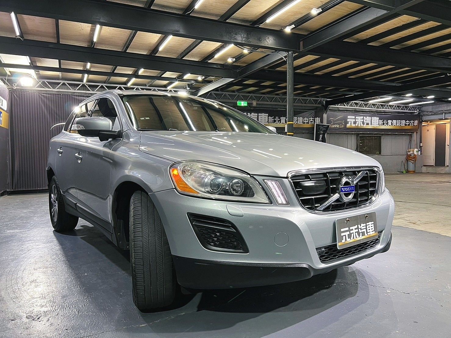 Volvo XC60 2011年二手車 38.8萬 新北市-鋼鐵傘新古車形象總店 | 8891汽車