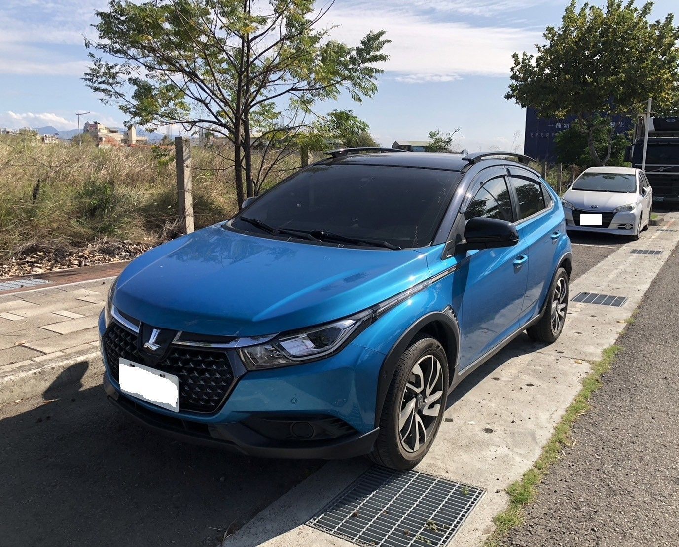 Luxgen U5 2017年二手車 33.8萬 台中市-統聯車業 | 8891汽車