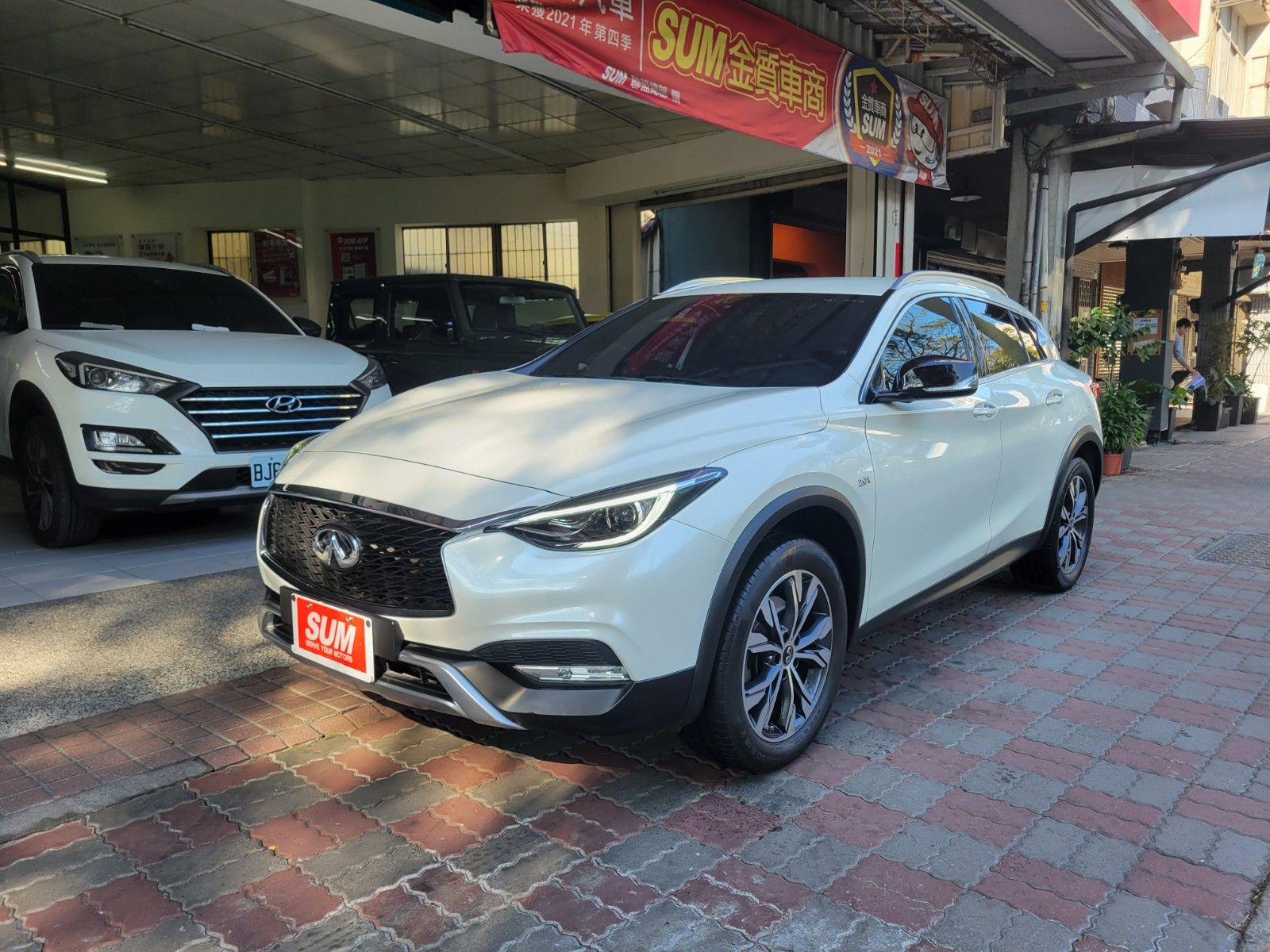 Infiniti QX30 2018年二手車 67.8萬 高雄市-崑家汽車 | 8891汽車