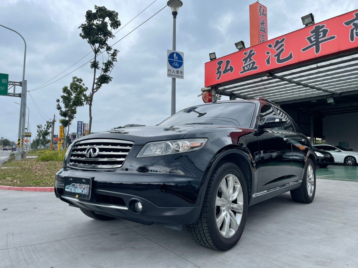 Infiniti FX35 2006年二手車 電洽 台北市-台北弘益汽車商行 | 8891汽車