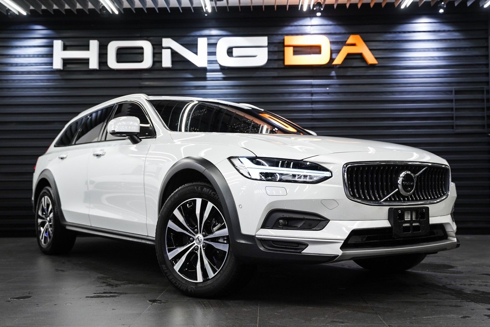 Volvo V90 Cross Country 2021年二手車 178.0萬 桃園市-弘達國際桃園店 | 8891汽車