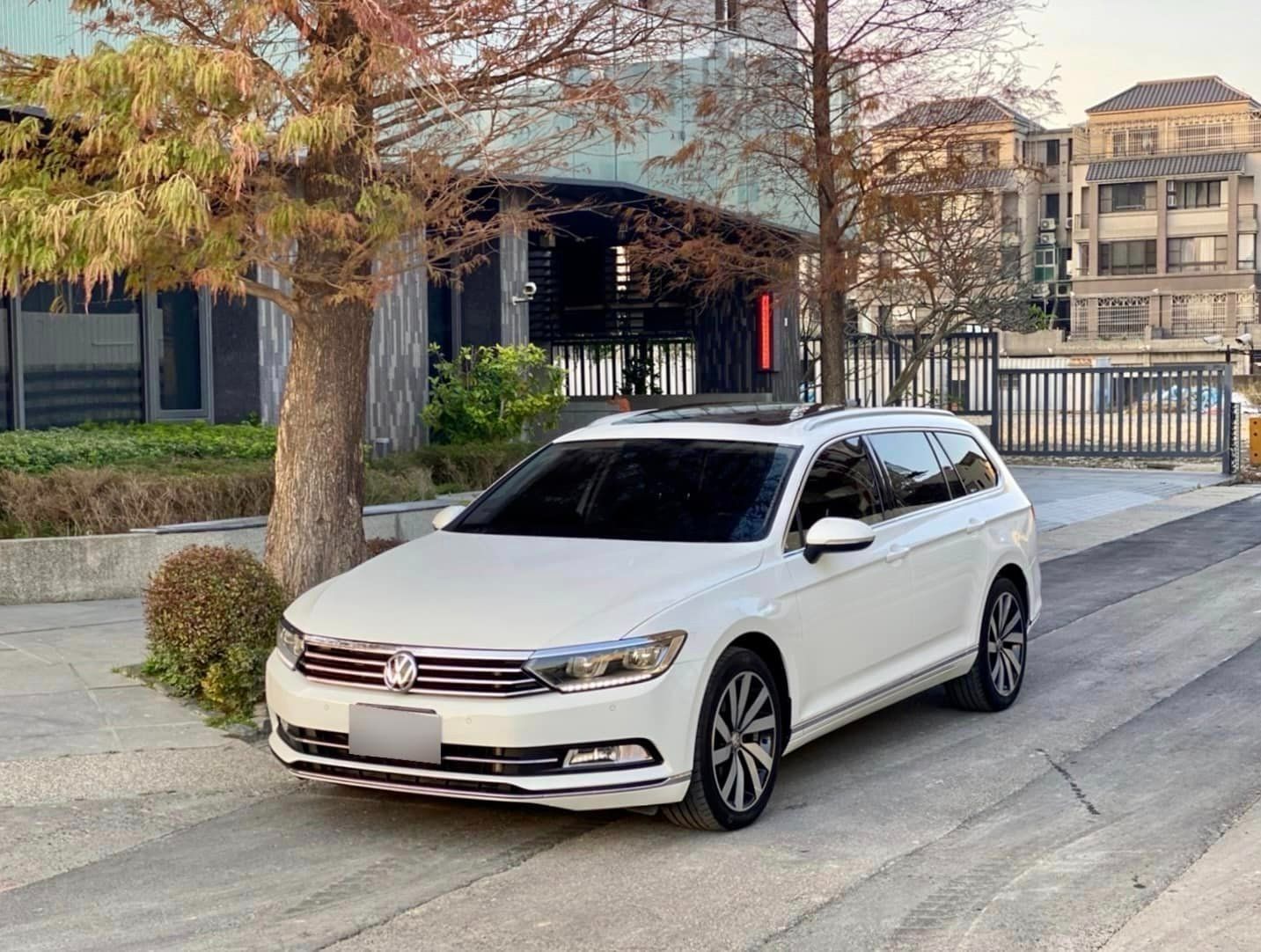Volkswagen Passat Variant 2017年二手車 89.8萬 南投縣-凱叡汽車 | 8891汽車