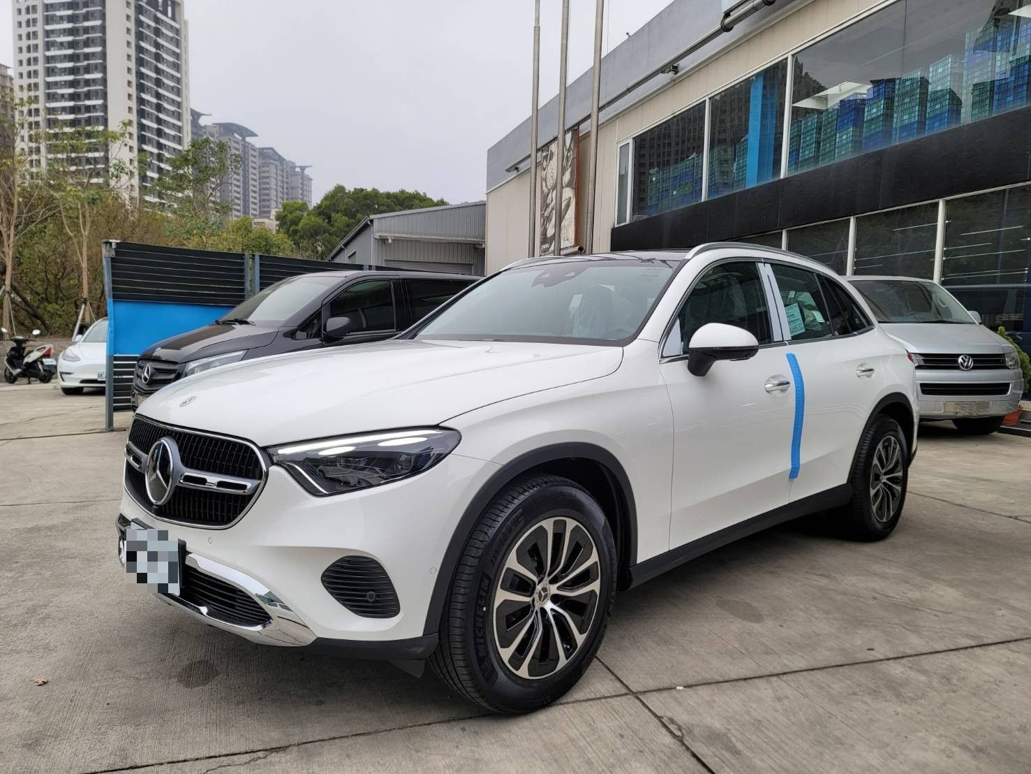 Mercedes-Benz GLC 2023年二手車 266.0萬 台中市-柏霖動機4輪 | 8891汽車
