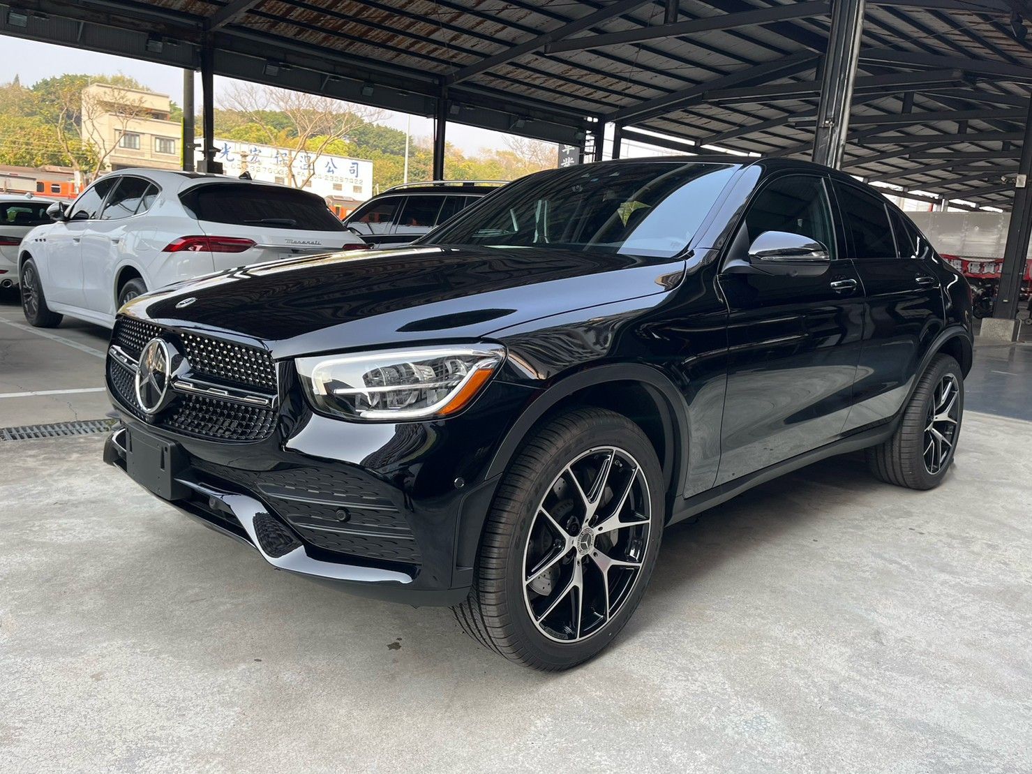 BENZ GLC300 COUPE 23P AMG 挑戰全省最低價【中古車(二手車)價格/圖片/配備/說明】 | 8891汽車