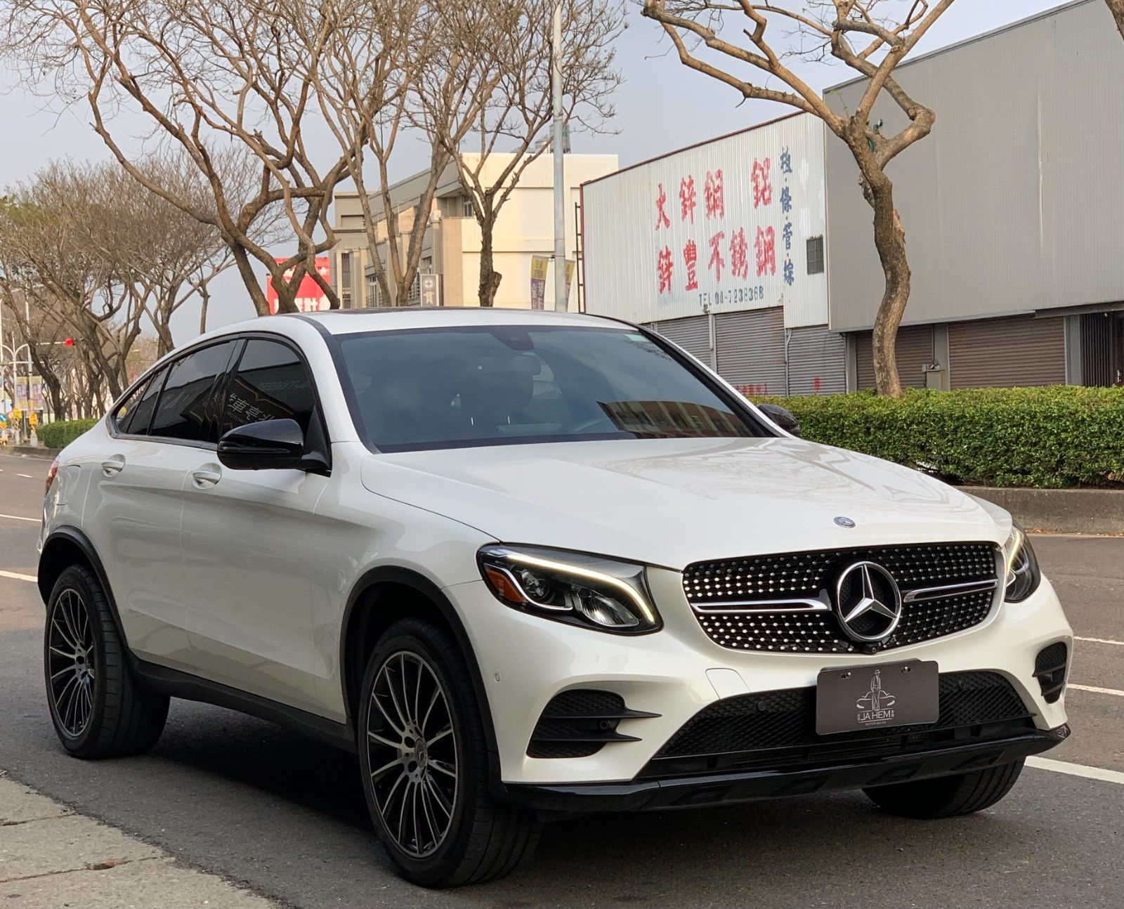 嚴選專區 - AMG/360環景/天窗/雙前座電熱椅/柏林/免鑰匙/智能停車/LED頭燈/定速【中古車(二手車)價格/圖片/配備/說明 ...