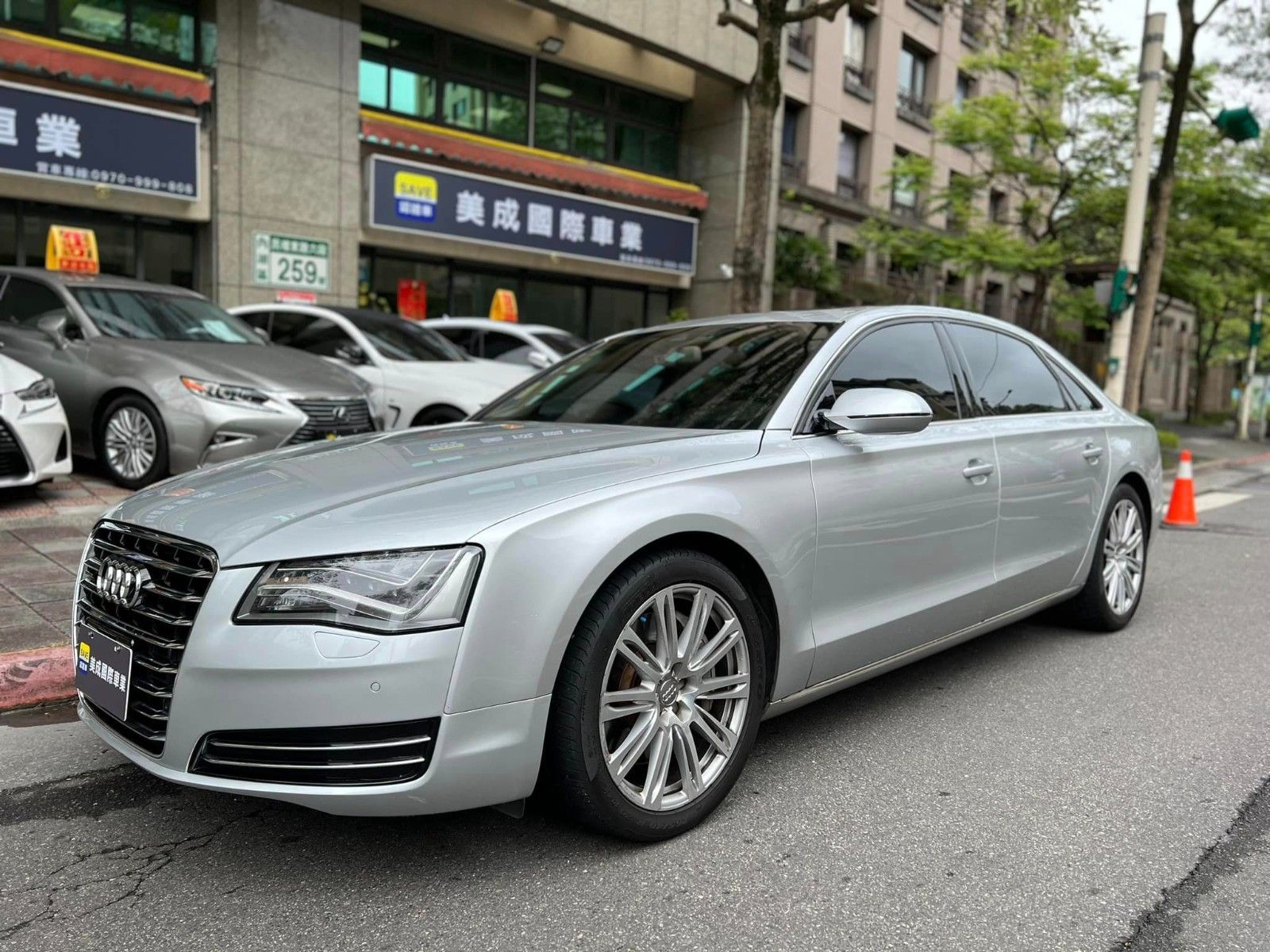 嚴選專區 - Audi A8L 2011年二手車 45.8萬 新北市-美成國際車業 | 8891汽車