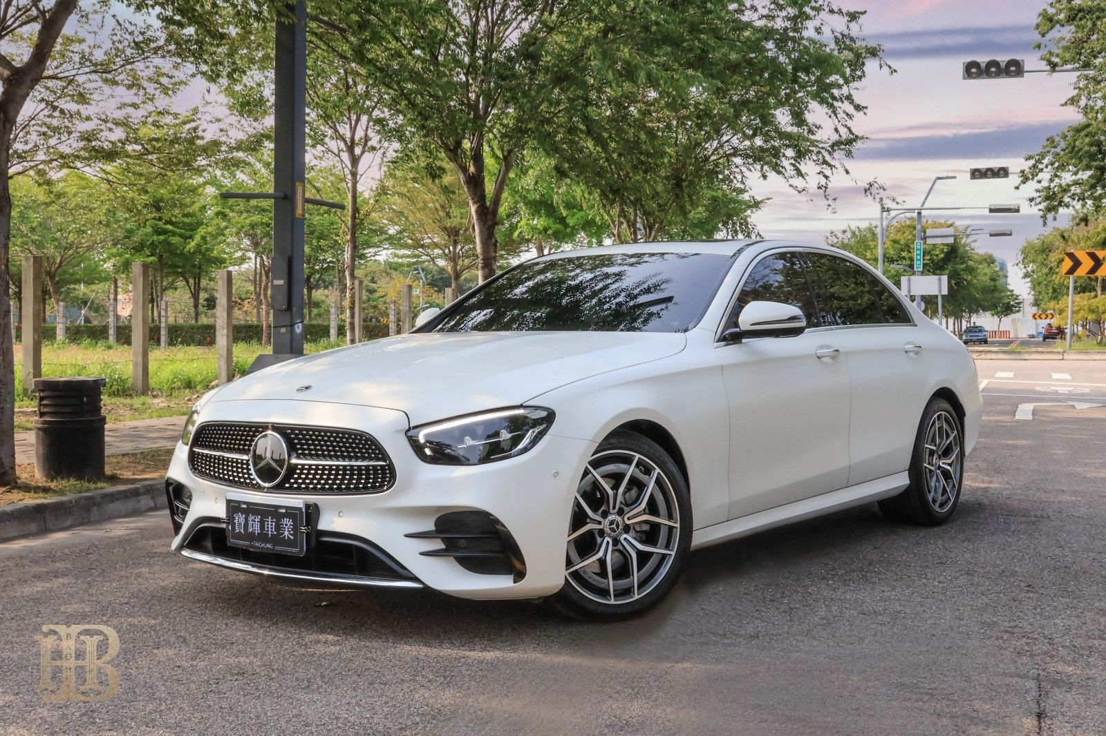 寶輝車業 M-Benz E-Class Sedan E200 Luxury【中古車(二手車)價格/圖片/配備/說明】 | 8891汽車