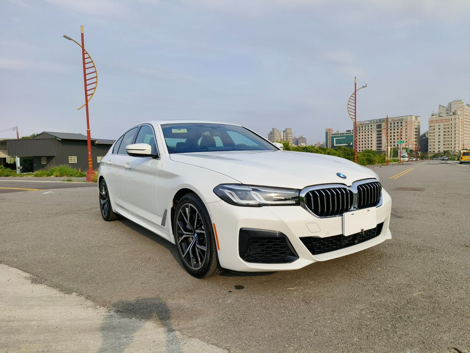 BMW 5-Series Sedan 2021年二手車 299.0萬 台中市-小羅國際車業 | 8891汽車