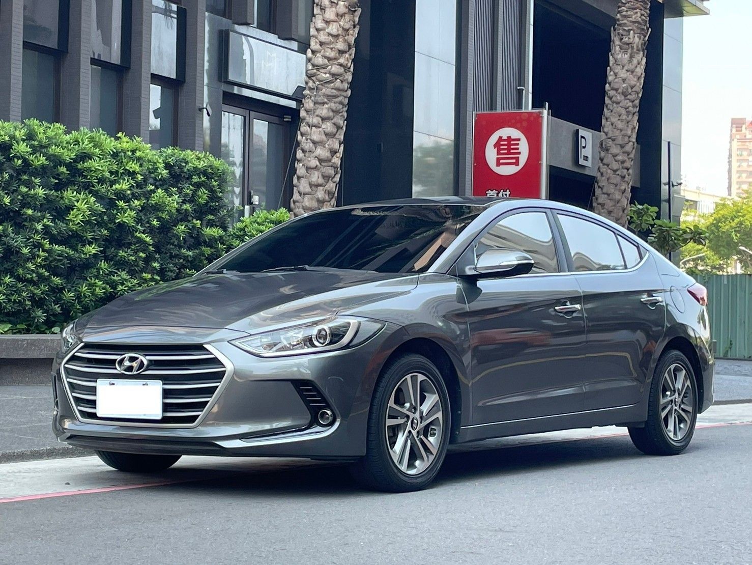 嚴選專區 - Hyundai Elantra 2017年二手車 36.8萬 高雄市-鑫聯邦車業 | 8891汽車