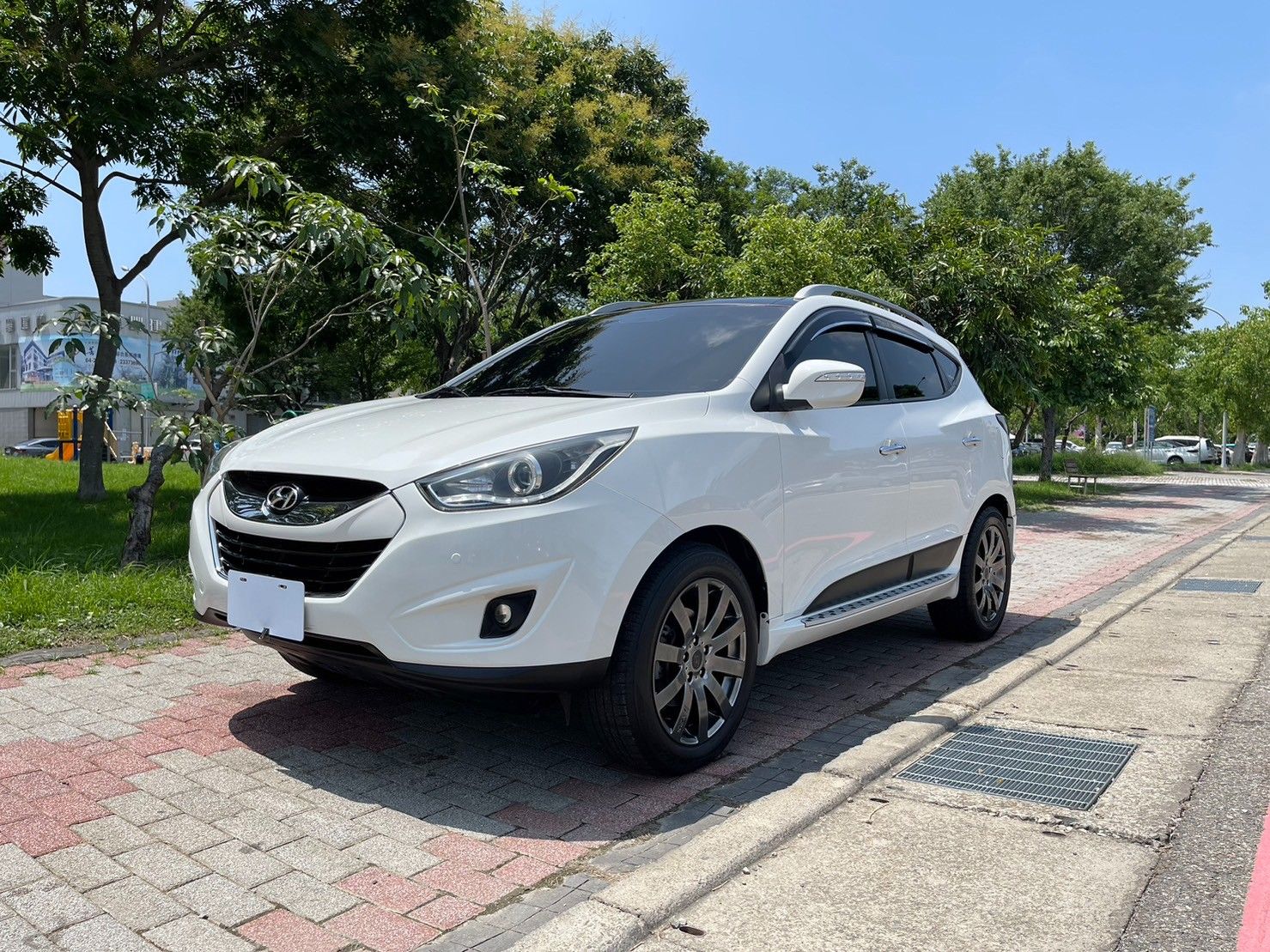 Hyundai ix35 2013年二手車 32.8萬 台中市-二寳爸汽車 | 8891汽車