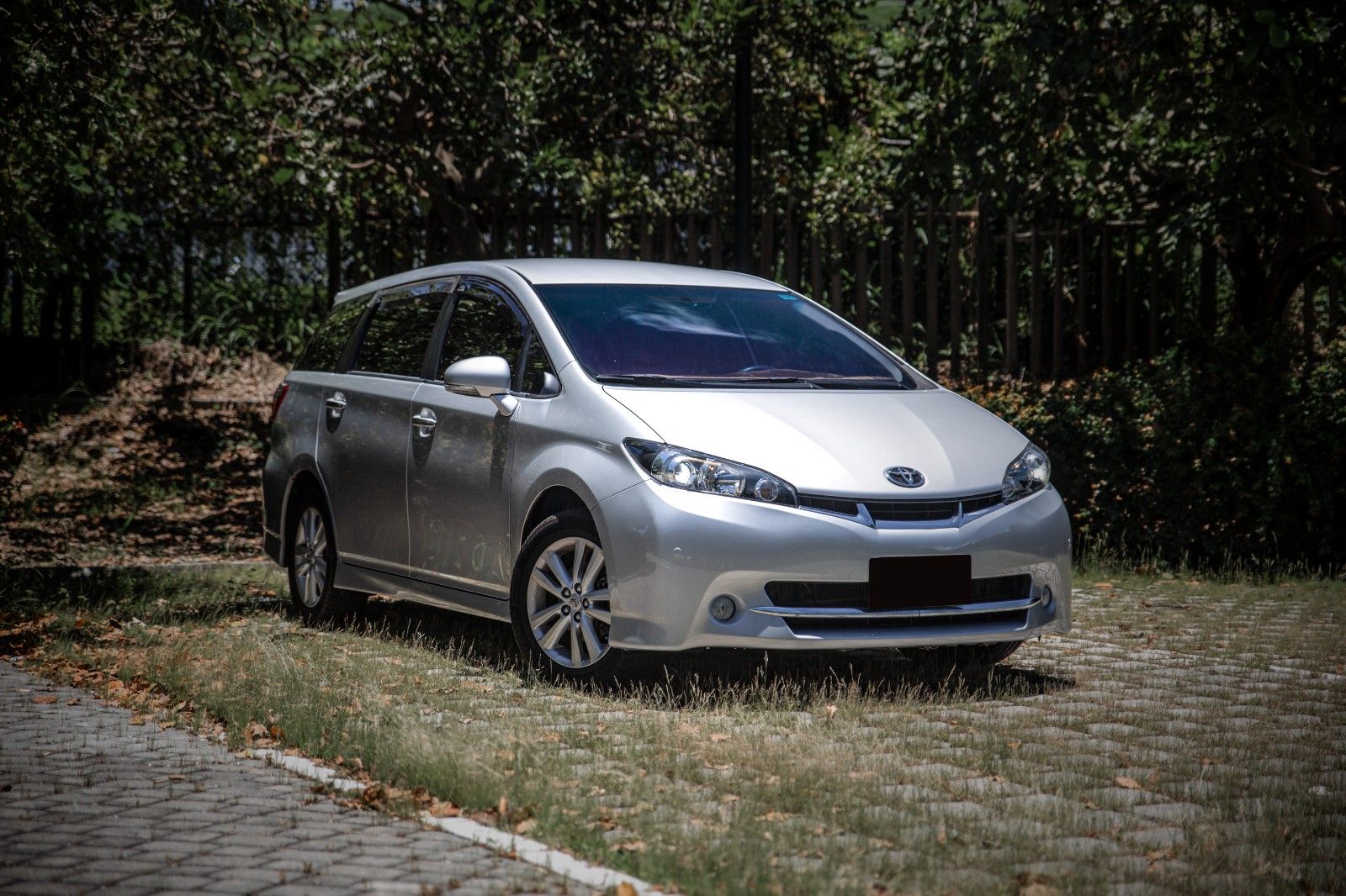 Toyota Wish 2011年二手車 20.8萬 高雄市-網路人氣車商格尚汽車 | 8891汽車