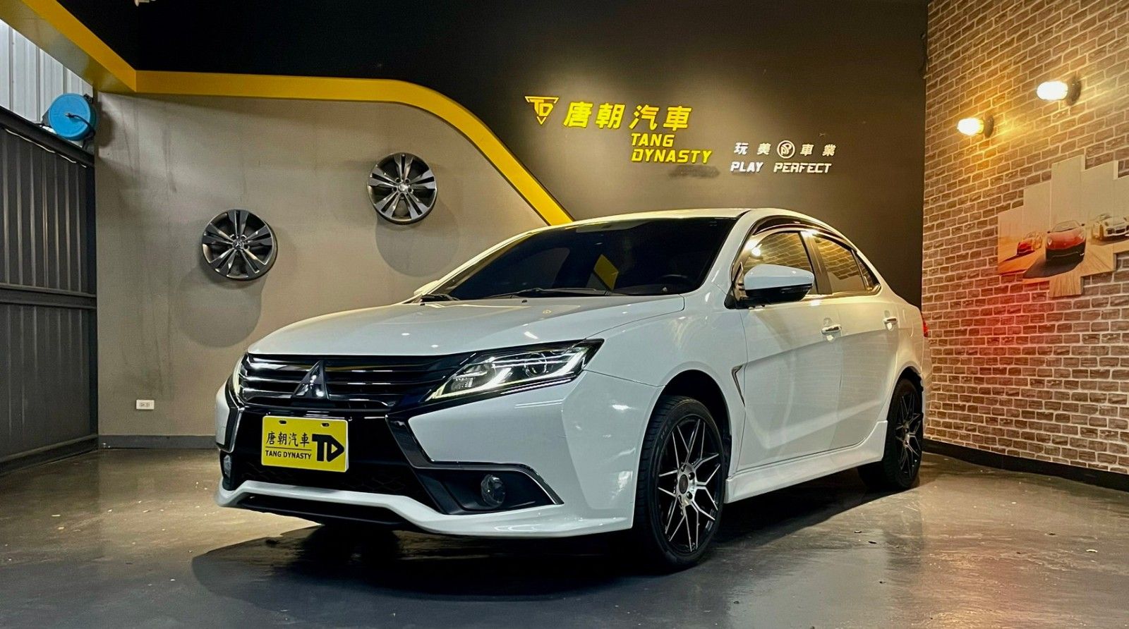 Mitsubishi Grand Lancer 2017年二手車 39.8萬 台中市-玩美車業 | 8891汽車