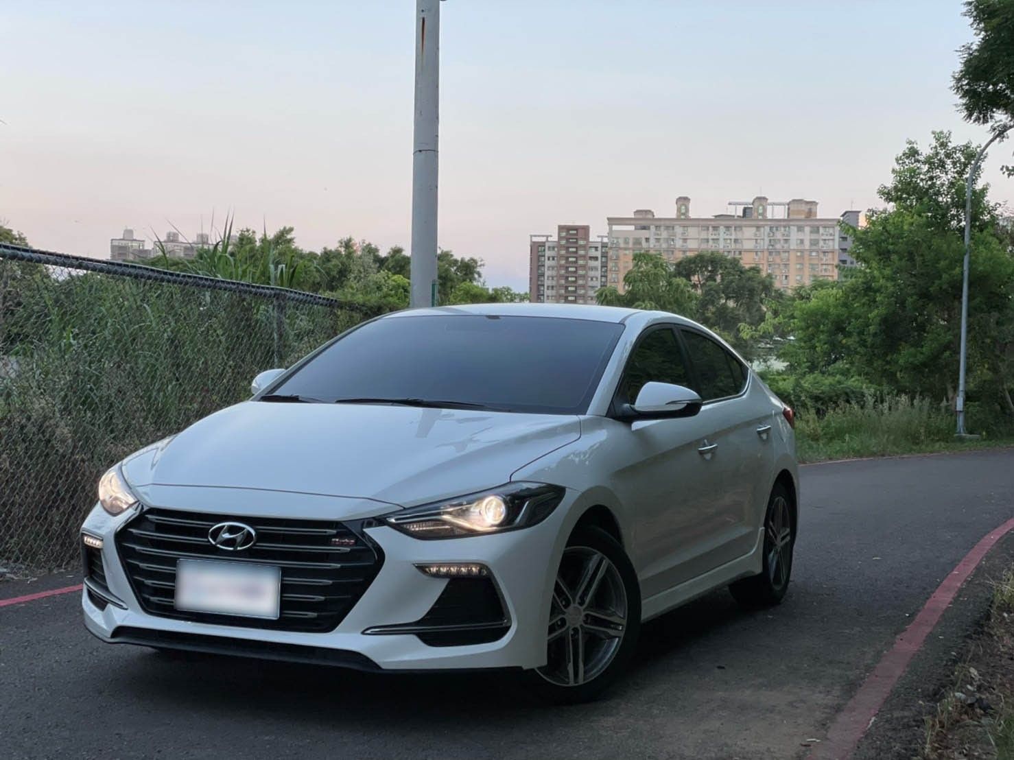 Hyundai Elantra 2020年二手車 31.8萬 桃園市-中發白認證中古車 | 8891汽車