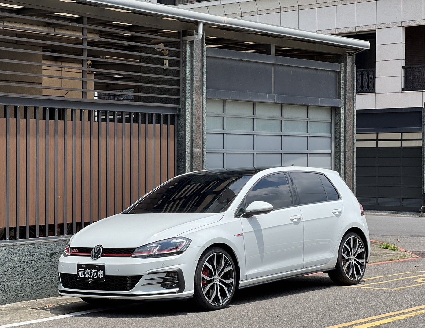 Volkswagen Golf GTI 2020年二手車 134.8萬 桃園市-冠豪汽車 | 8891汽車