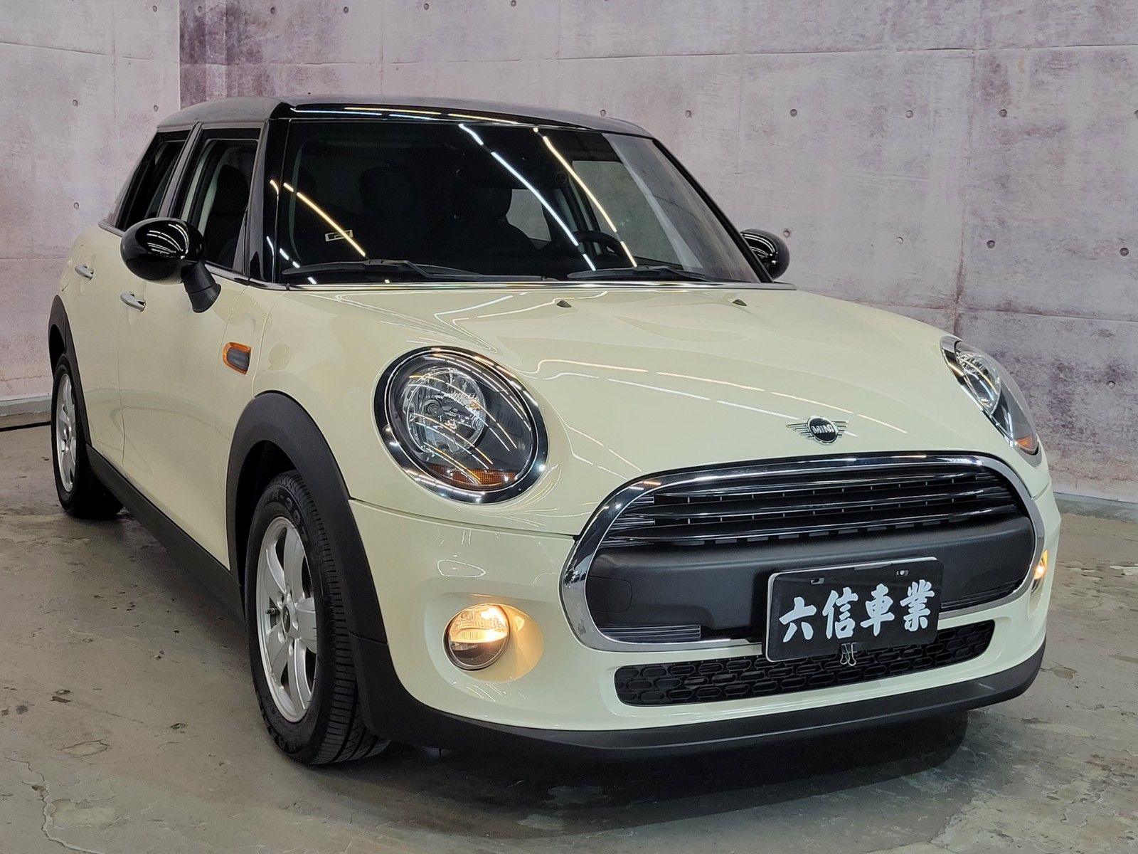 Mini One 2019年二手車 78.5萬 台中市-六信車業 | 8891汽車