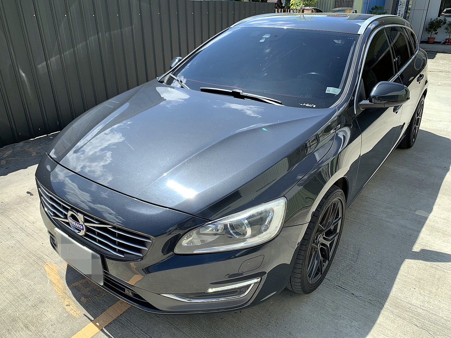 Volvo V60 2015年二手車 38.5萬 桃園市-專售一手認證中古車 | 8891汽車