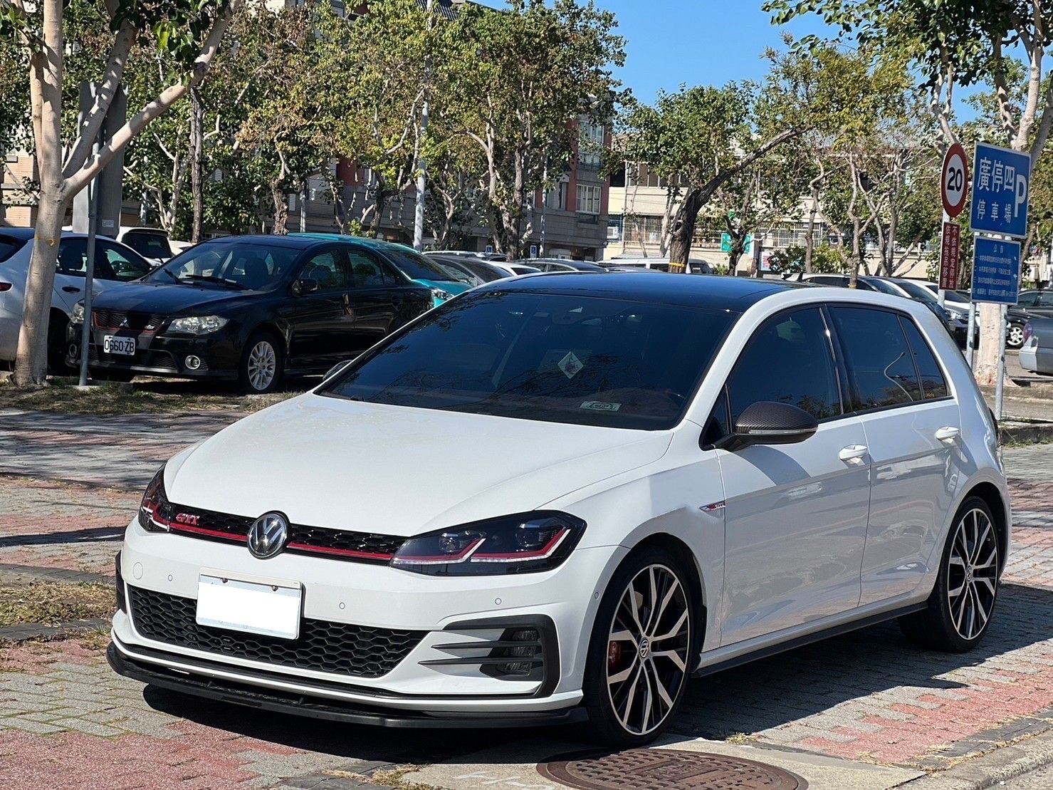 Volkswagen Golf GTI 2017年二手車 52.0萬 台中市- | 8891汽車