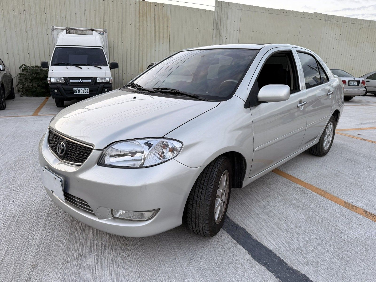 Toyota Vios 2004年二手車 7.8萬 新北市-歐巴宇車庫 | 8891汽車