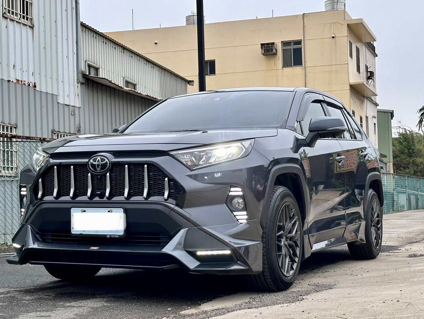 Toyota RAV4 2021年二手車 54.8萬 桃園市-俗又大碗最實在 | 8891汽車