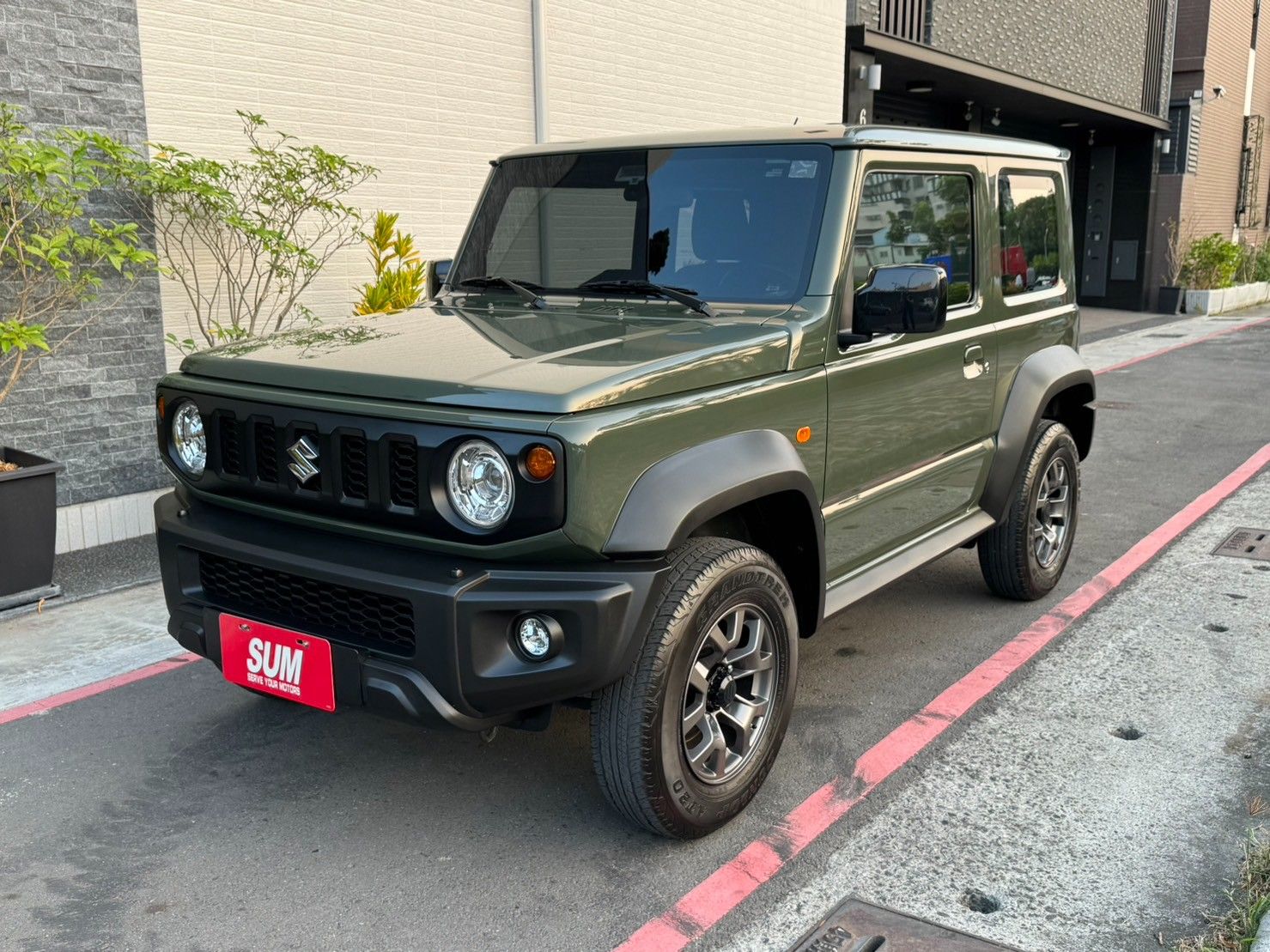 Suzuki Jimny 2021年二手車 72.8萬 高雄市-SUM欣展汽車 | 8891汽車
