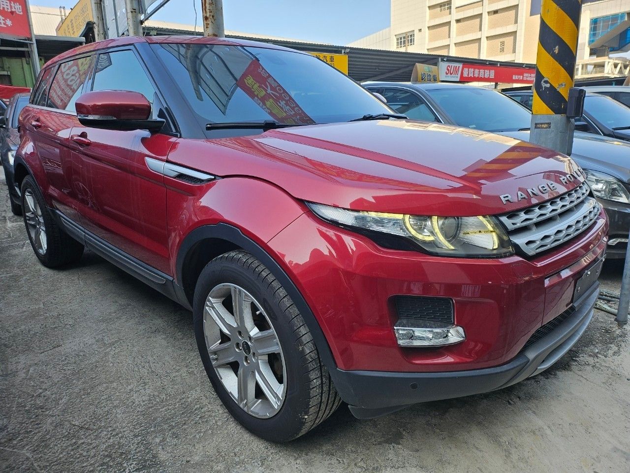 Land Rover Range Rover Evoque 2011年二手車 55.0萬 新北市-SUM龍輝汽車商行 | 8891汽車