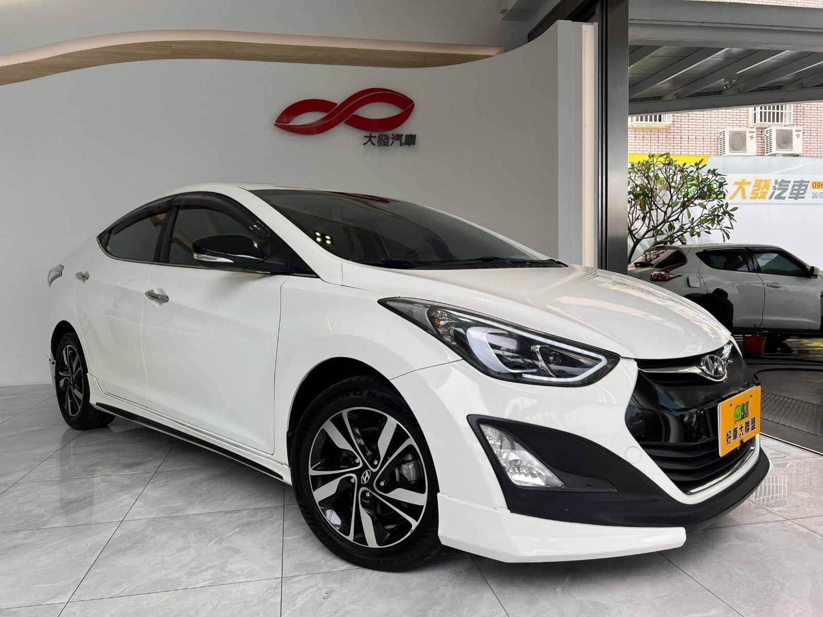 Hyundai Elantra 2015年二手車 35.8萬 高雄市-大發汽車-黃老闆 | 8891汽車