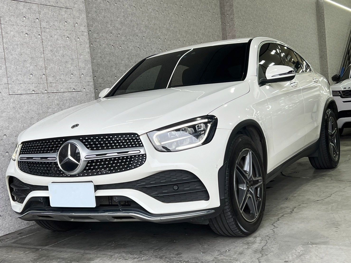 Mercedes-Benz GLC Coupe 2020年二手車 218.0萬 台中市-展呈國際車業 | 8891汽車