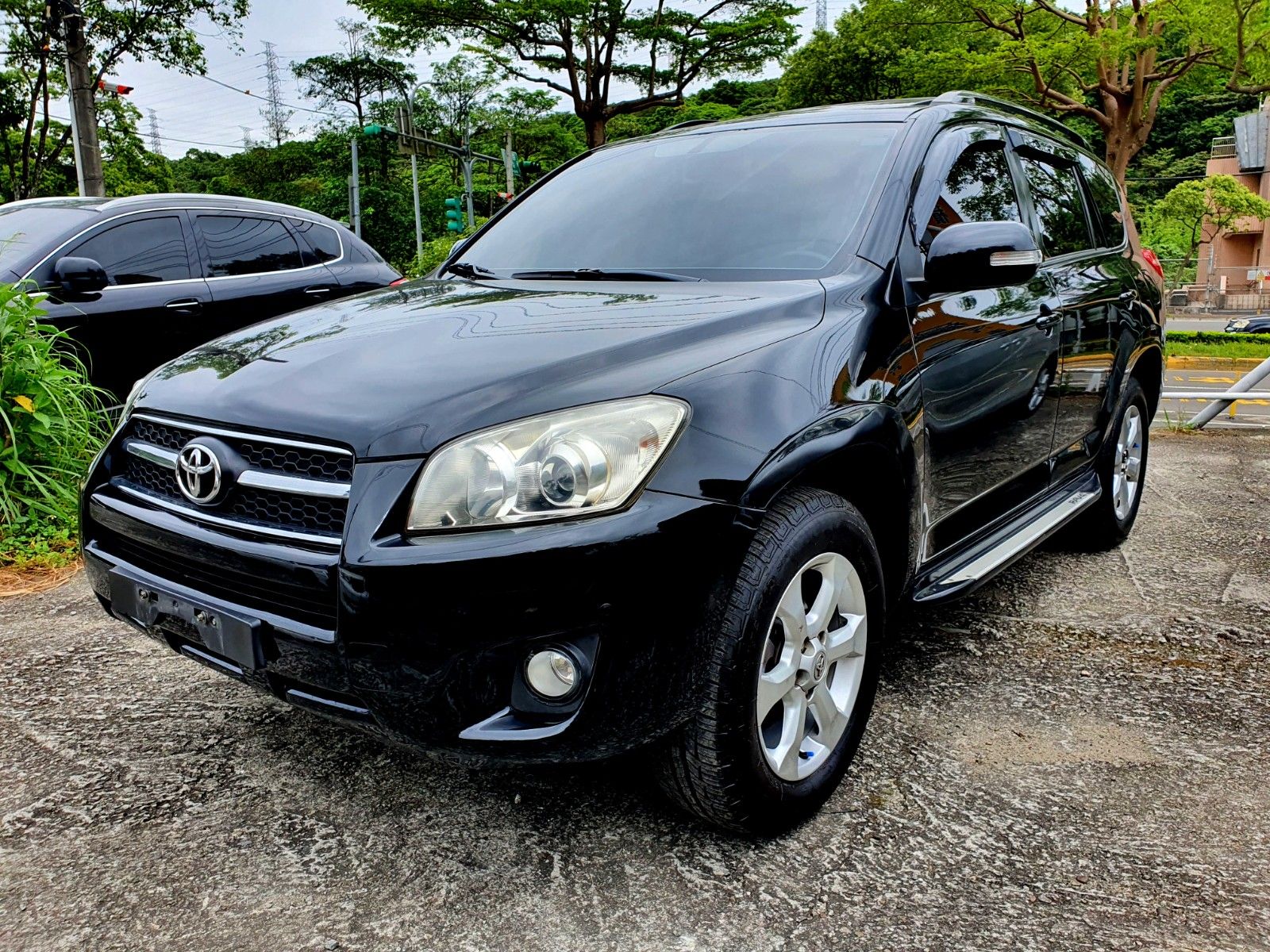 Toyota RAV4 2010年二手車 16.8萬 桃園市-鴻積汽車廣場 | 8891汽車