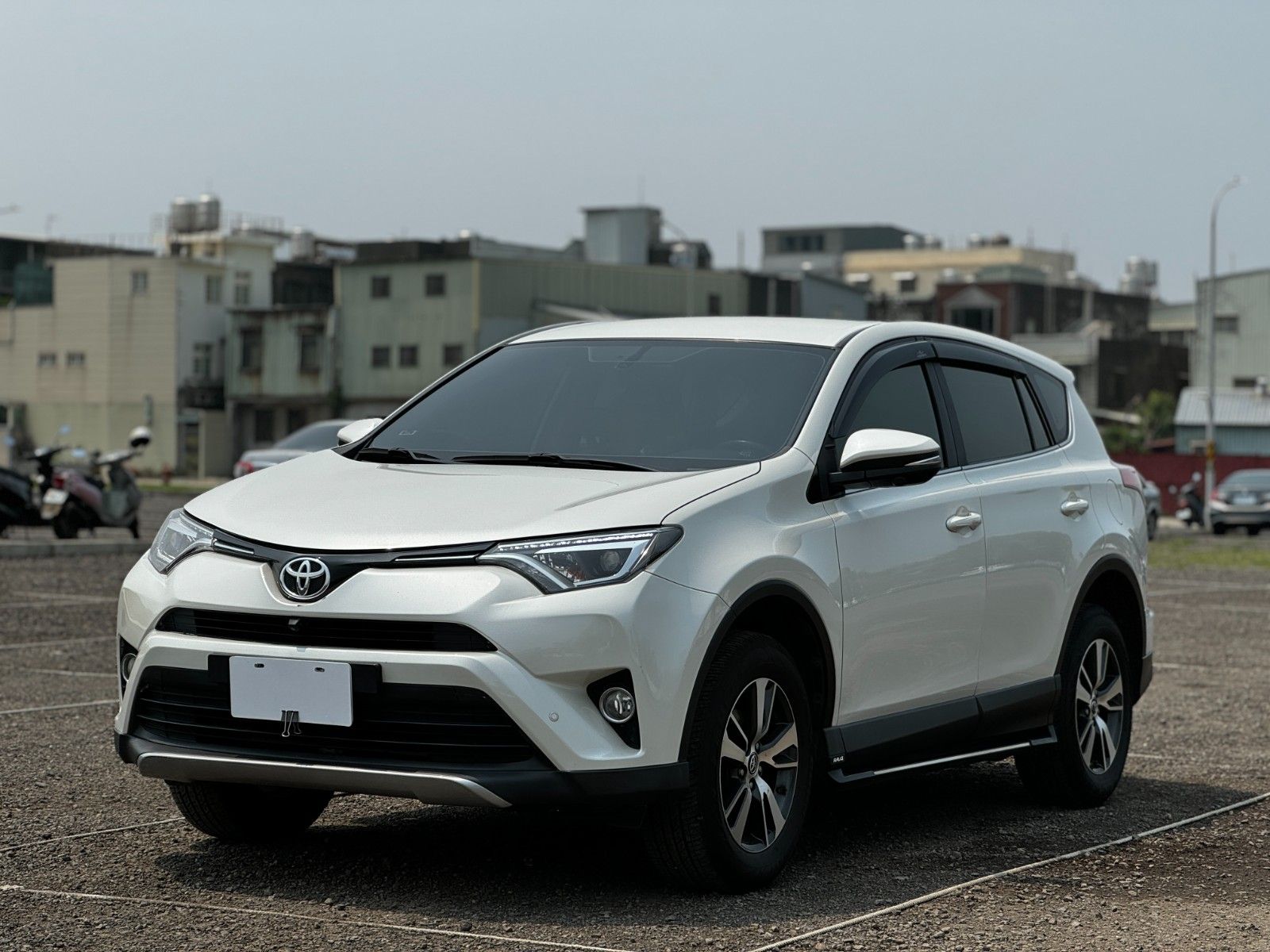 Toyota RAV4 2019年二手車 39.8萬 桃園市-千弘國際車業許主任 | 8891汽車