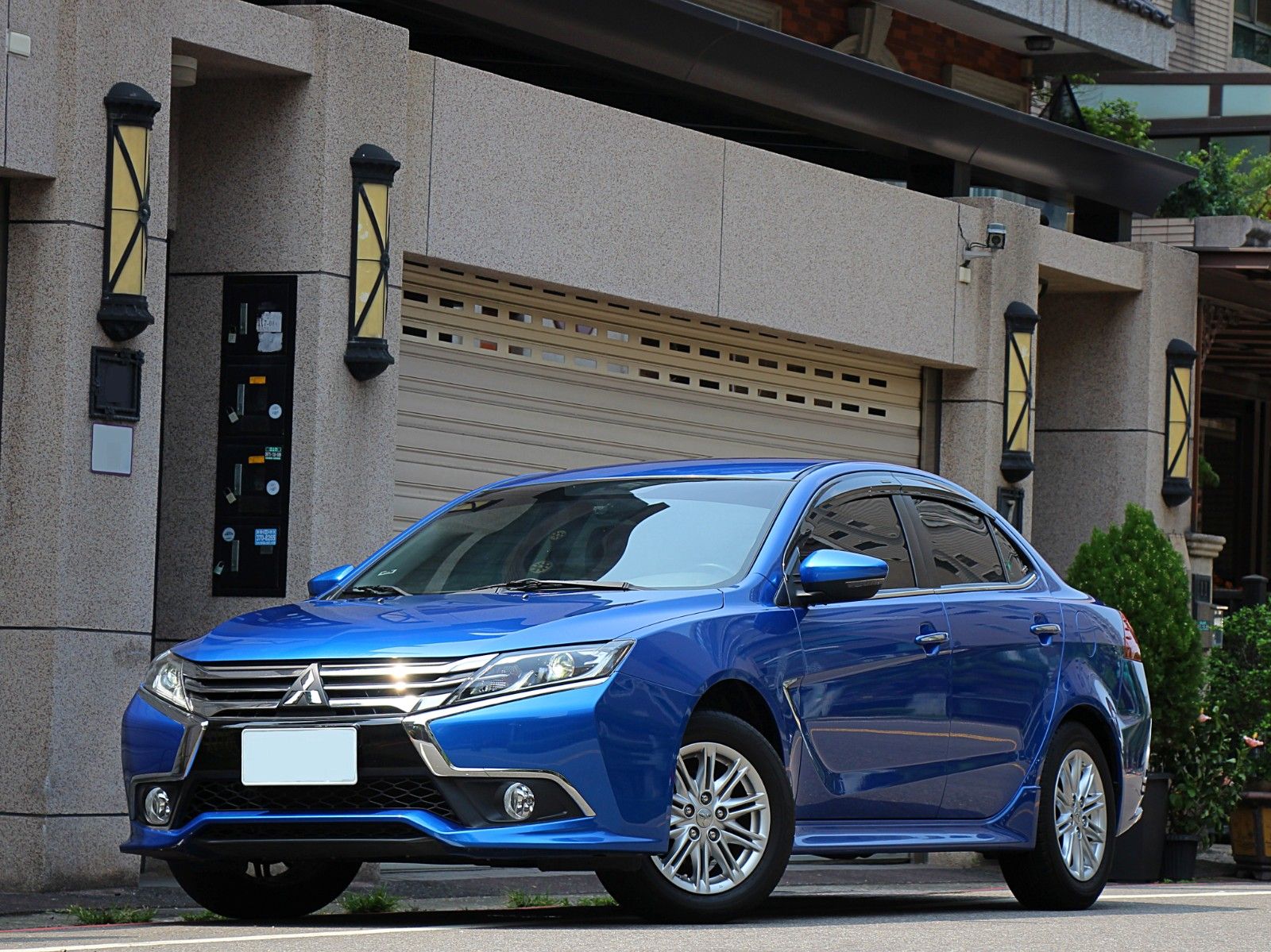 Mitsubishi Grand Lancer 2017年二手車 23.8萬 桃園市-德順車庫 | 8891汽車