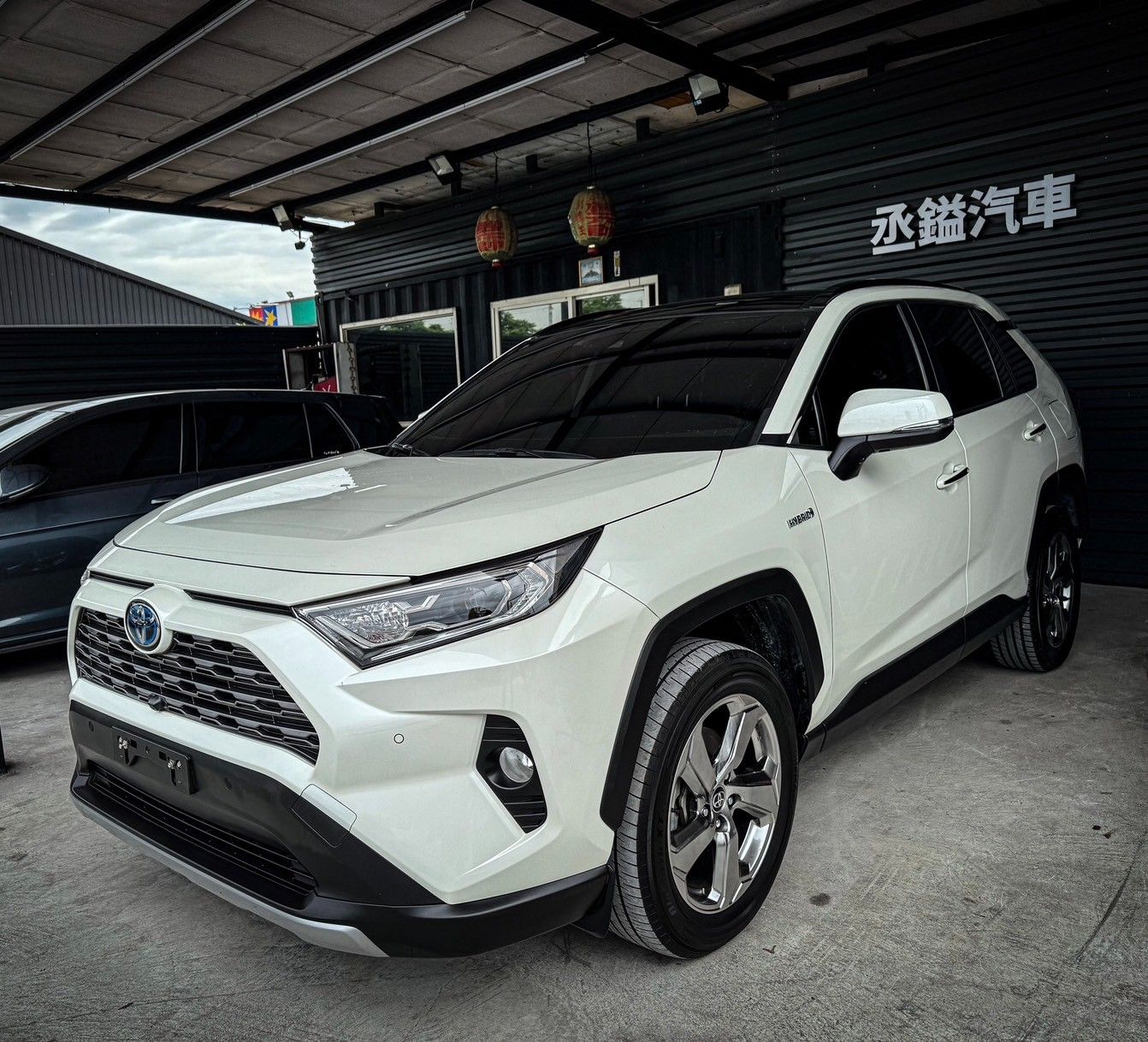 Toyota RAV4 2021年二手車 96.0萬 桃園市-丞鎰國際車業 | 8891汽車