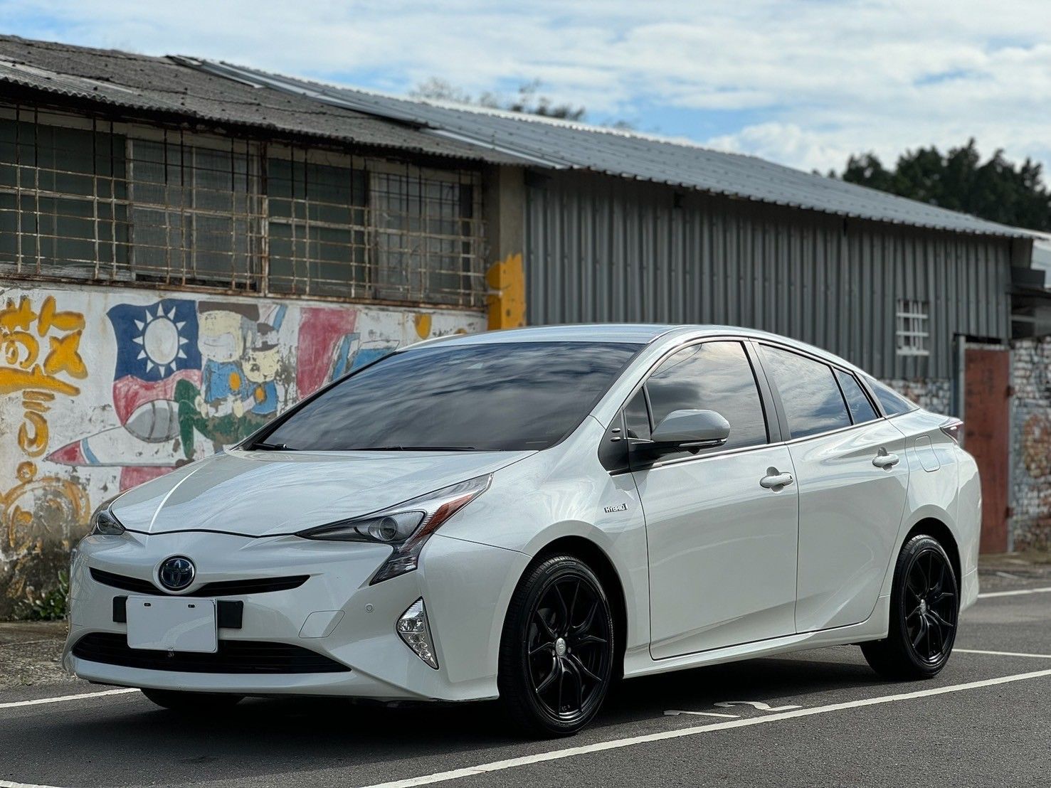 Toyota Prius 2017年二手車 54.8萬 台南市-長順車業 | 8891汽車