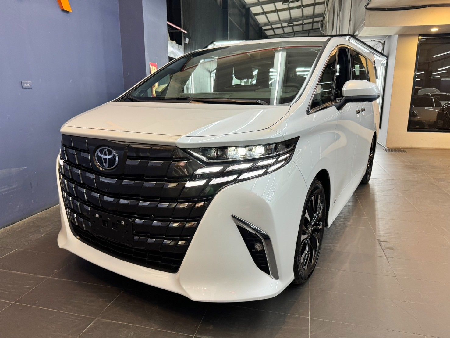 Toyota Alphard 2024年二手車 電洽 新北市-弘達國際汽車 | 8891汽車