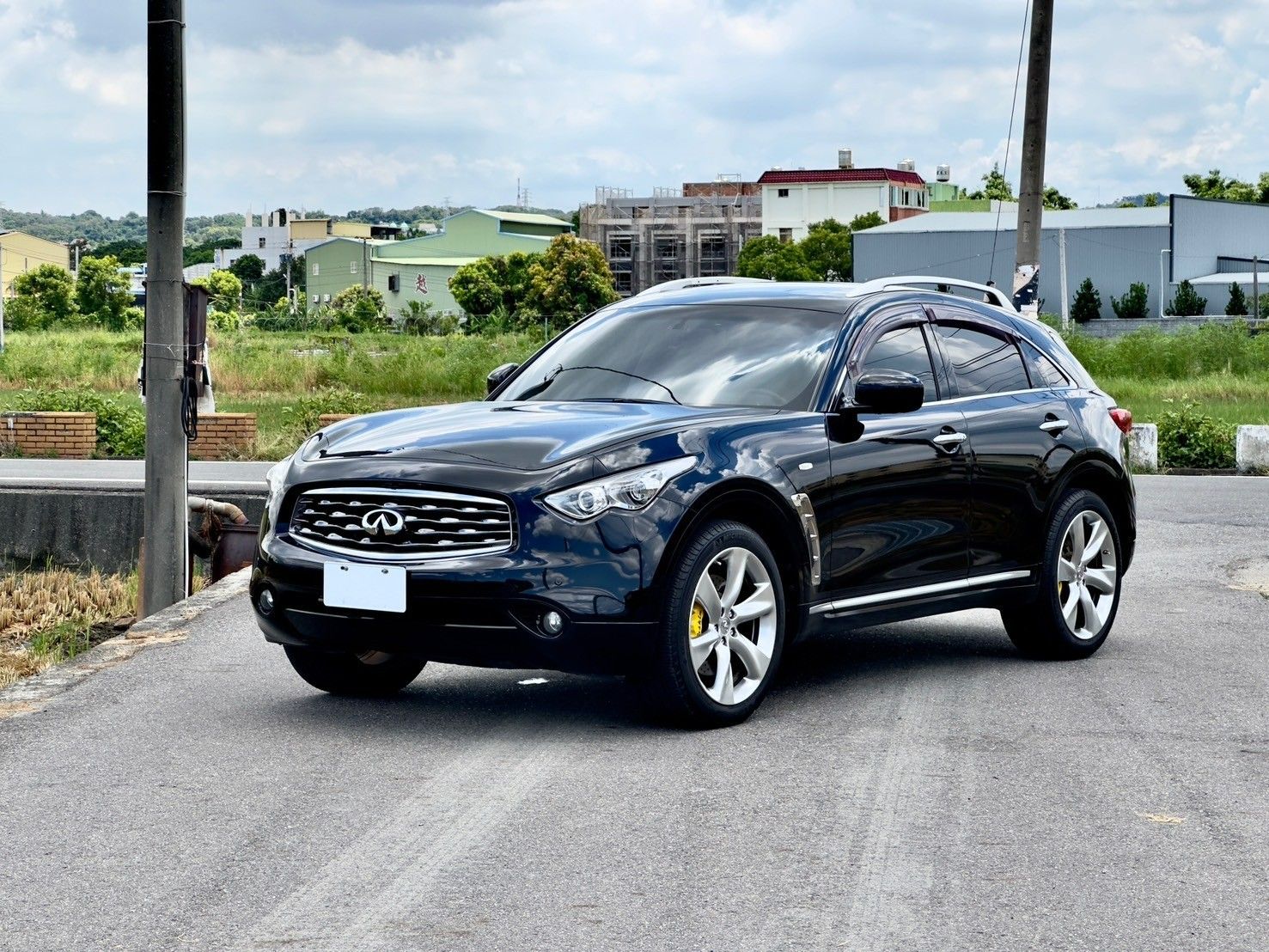 Infiniti FX35 2010年二手車 23.8萬 彰化縣-唯家汽車 | 8891汽車