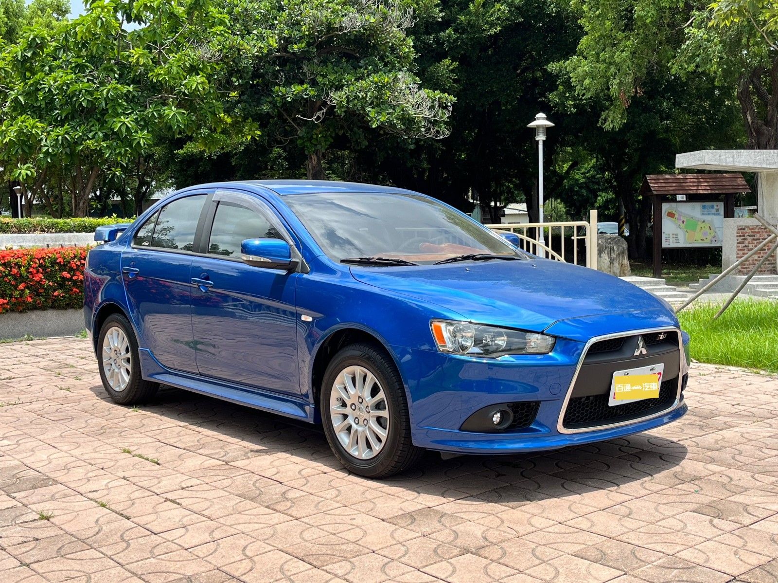 Mitsubishi Lancer 2013年二手車 28.8萬 彰化縣-和鑫汽車 | 8891汽車