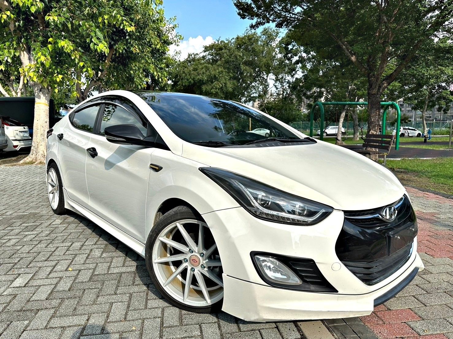 Hyundai Elantra 2015年二手車 19.8萬 台中市-禾運汽車 | 8891汽車
