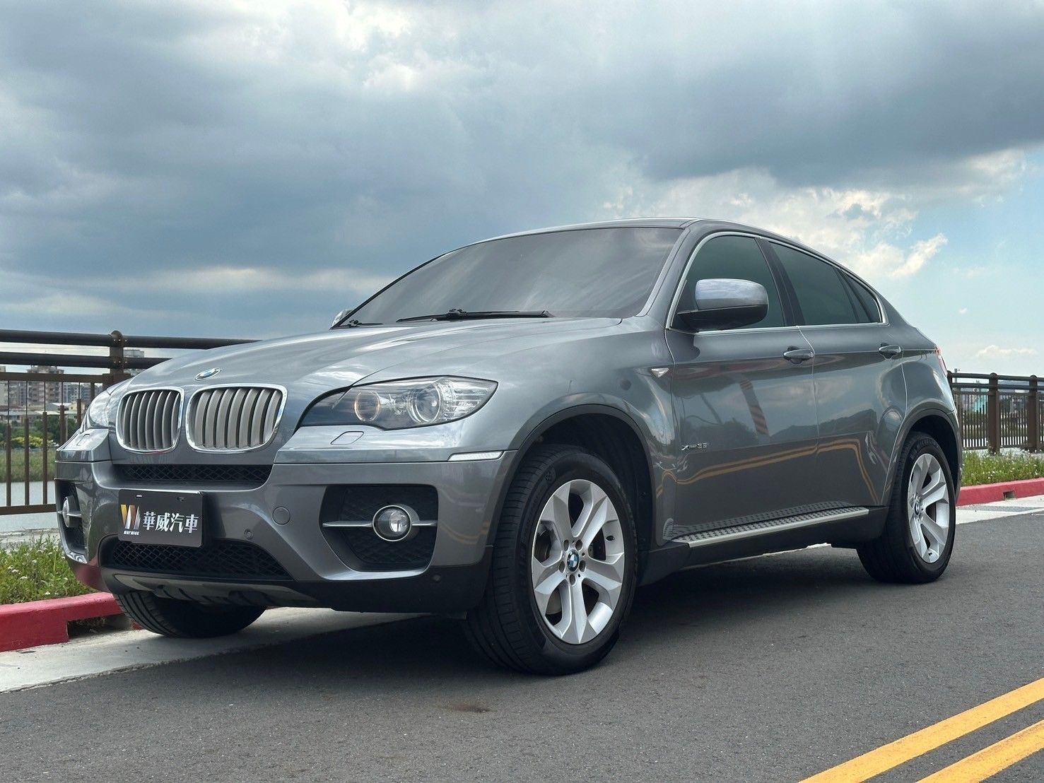 嚴選專區 - BMW X6 2010年二手車 39.8萬 台北市-華威汽車 | 8891汽車