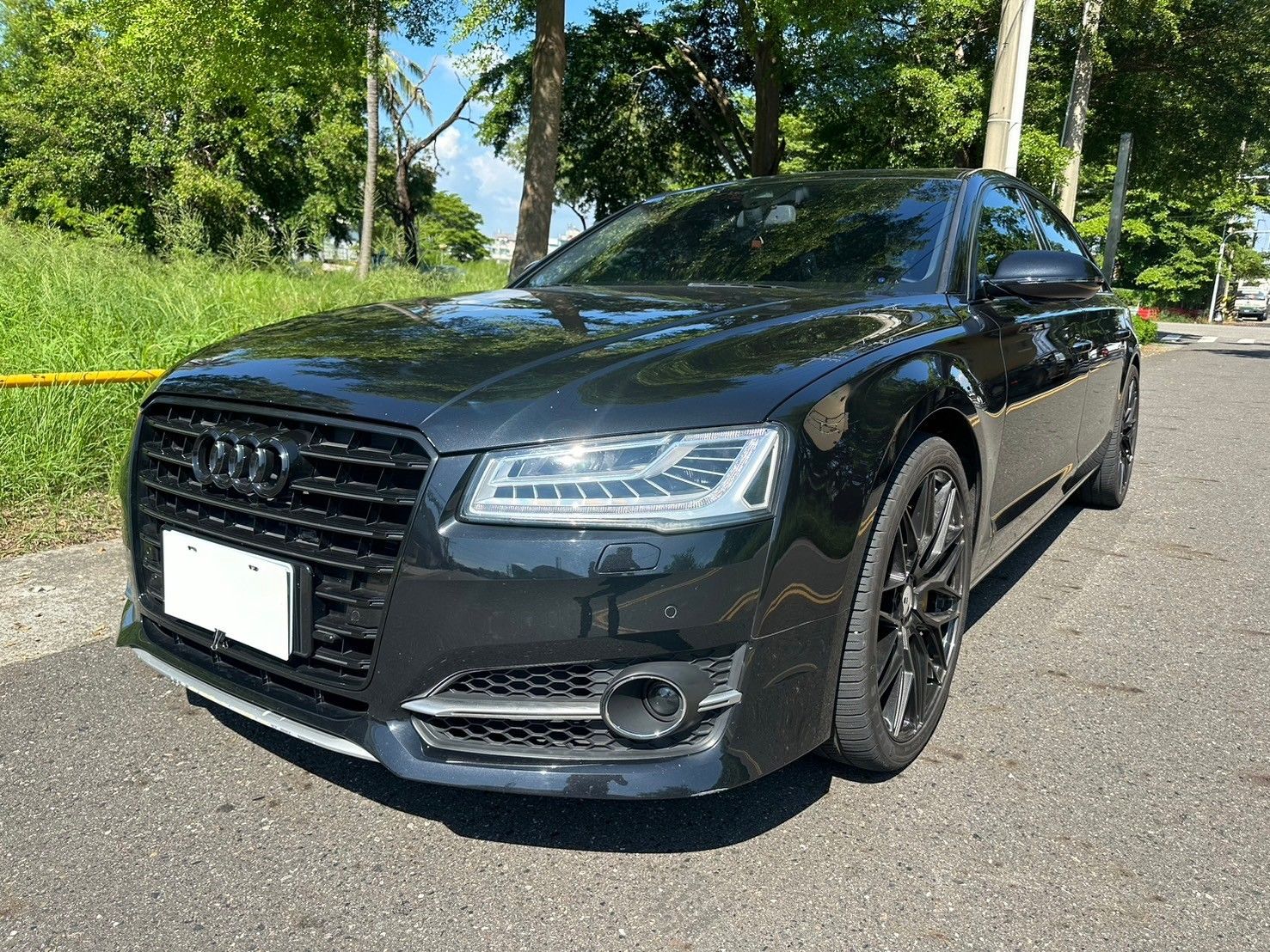 Audi A8L 2015年二手車 99.8萬 台南市-安心國際車業 | 8891汽車