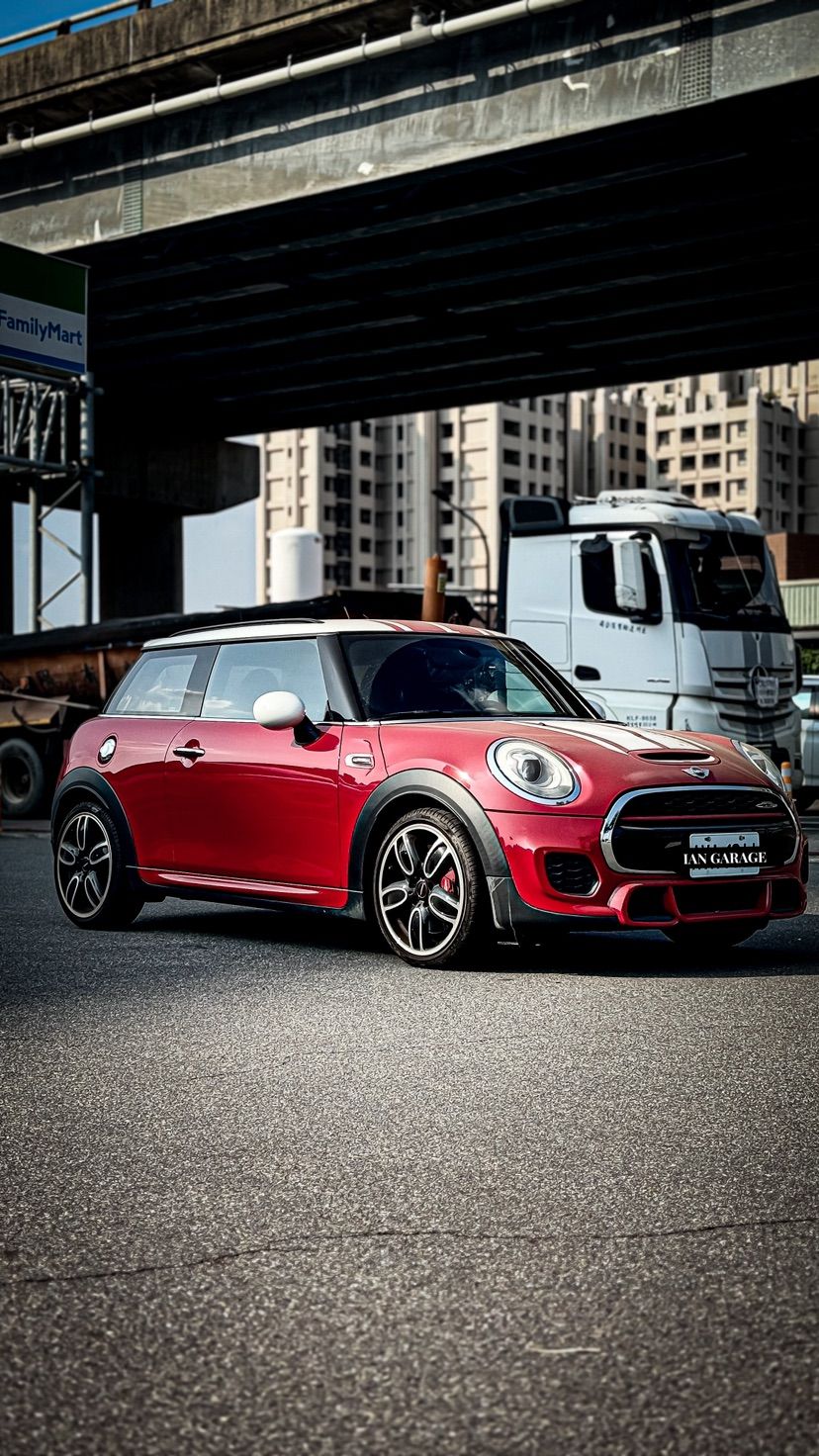 Mini Hatch JCW 2017年二手車 89.8萬 新北市-弘達國際汽車 | 8891汽車