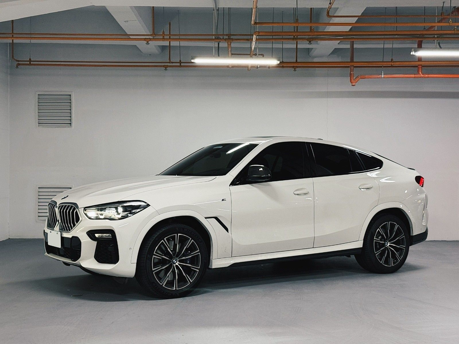 BMW X6 2020年二手車 218.8萬 台南市-歐米國際汽車 | 8891汽車