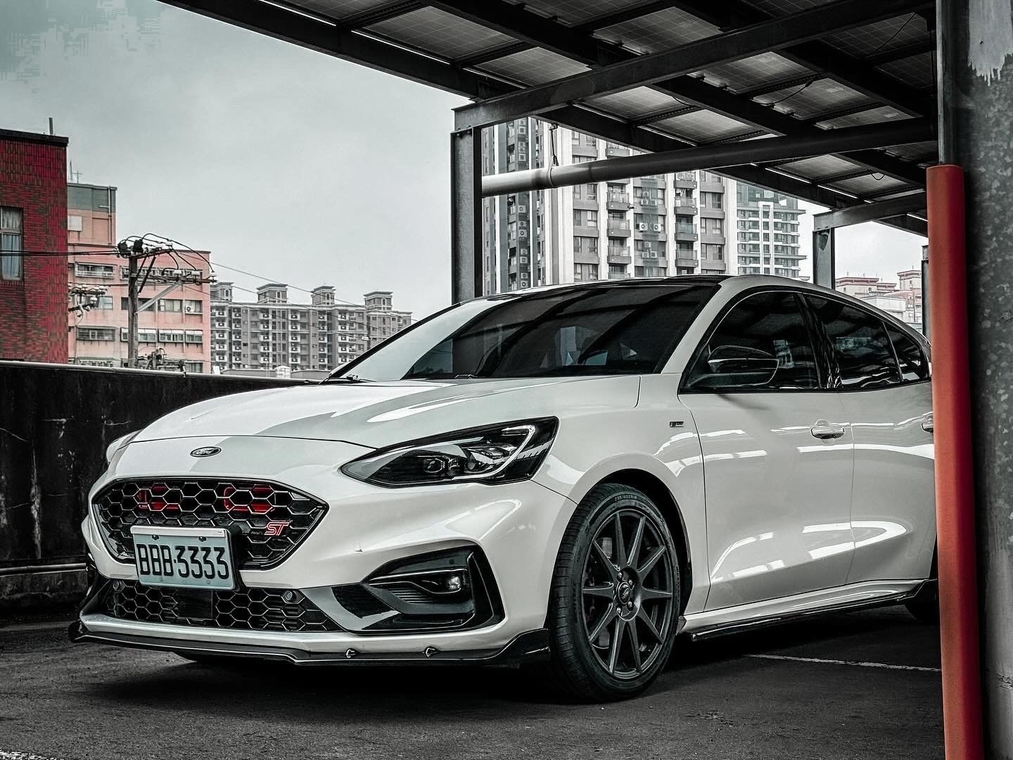 Ford Focus 5D 2018年二手車 33.5萬 新竹市-中壢認證中古車 | 8891汽車