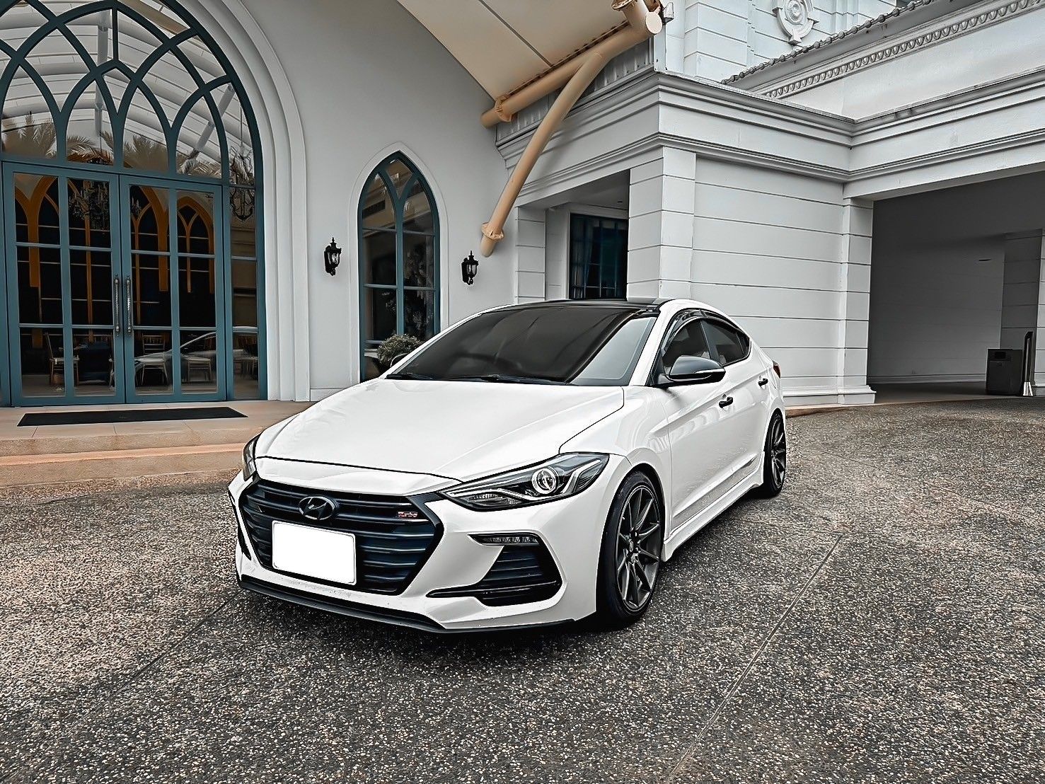 Hyundai Elantra 2017年二手車 22.5萬 台北市-灣岸車庫 | 8891汽車