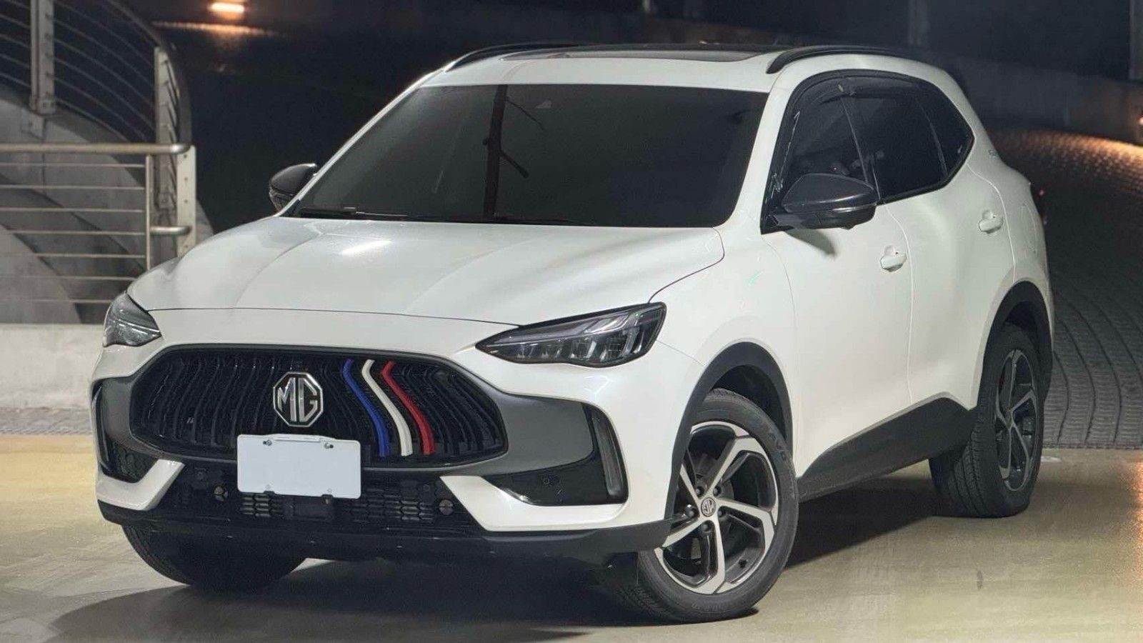 MG HS 2024年二手車 電洽 桃園市-超級8車庫 | 8891汽車